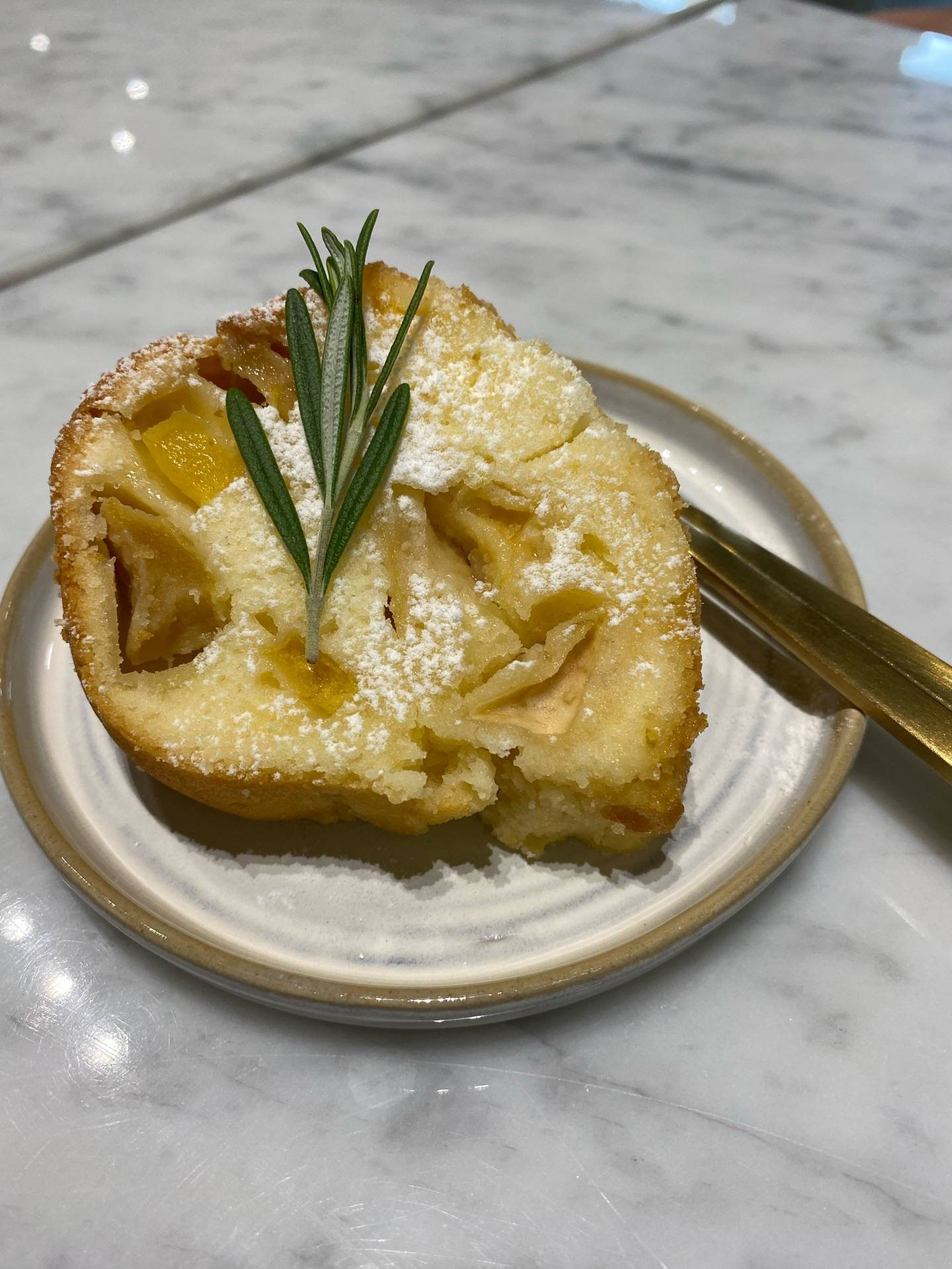 รีวิว Schizzi Cafe - กาแฟดีงาม ขนมอร่อย