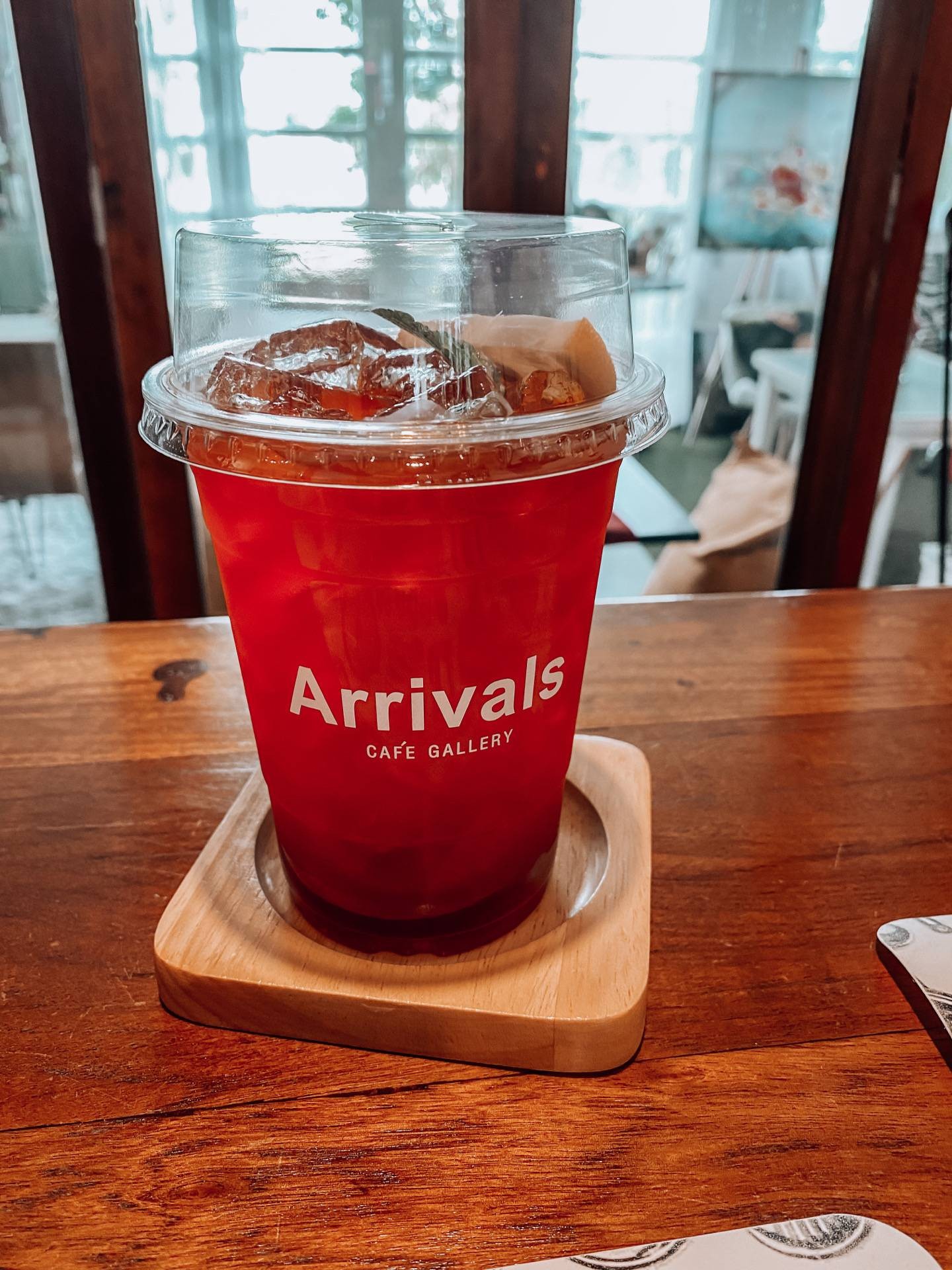 ชามะนาว ร้าน Arrivals Cafe Gallery สุวินทวงศ์
