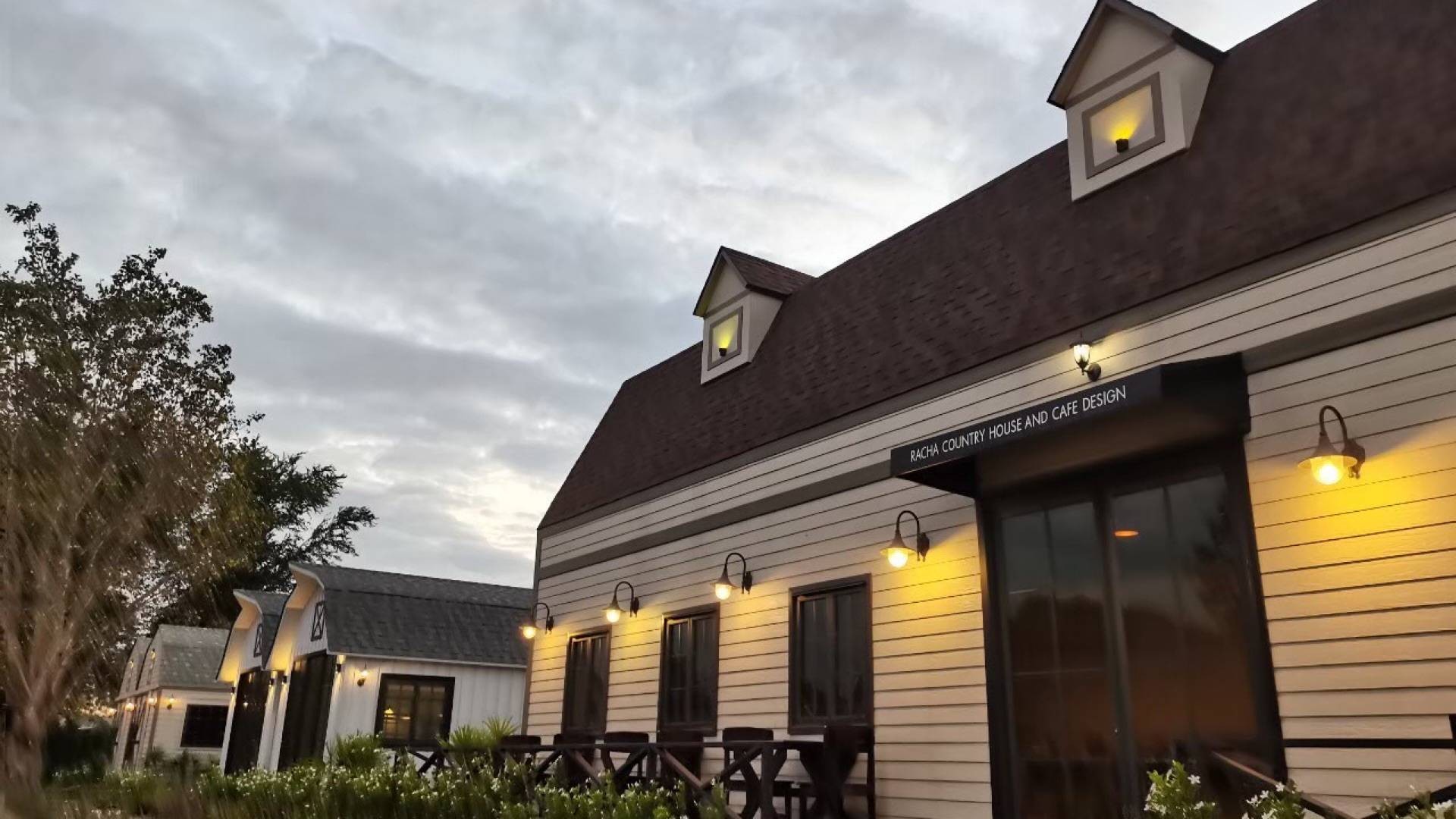 Country Brews Café Racha Country House | สั่งอาหารออนไลน์ล่วงหน้า รับที่ร้านผ่านแอป Wongnai ...