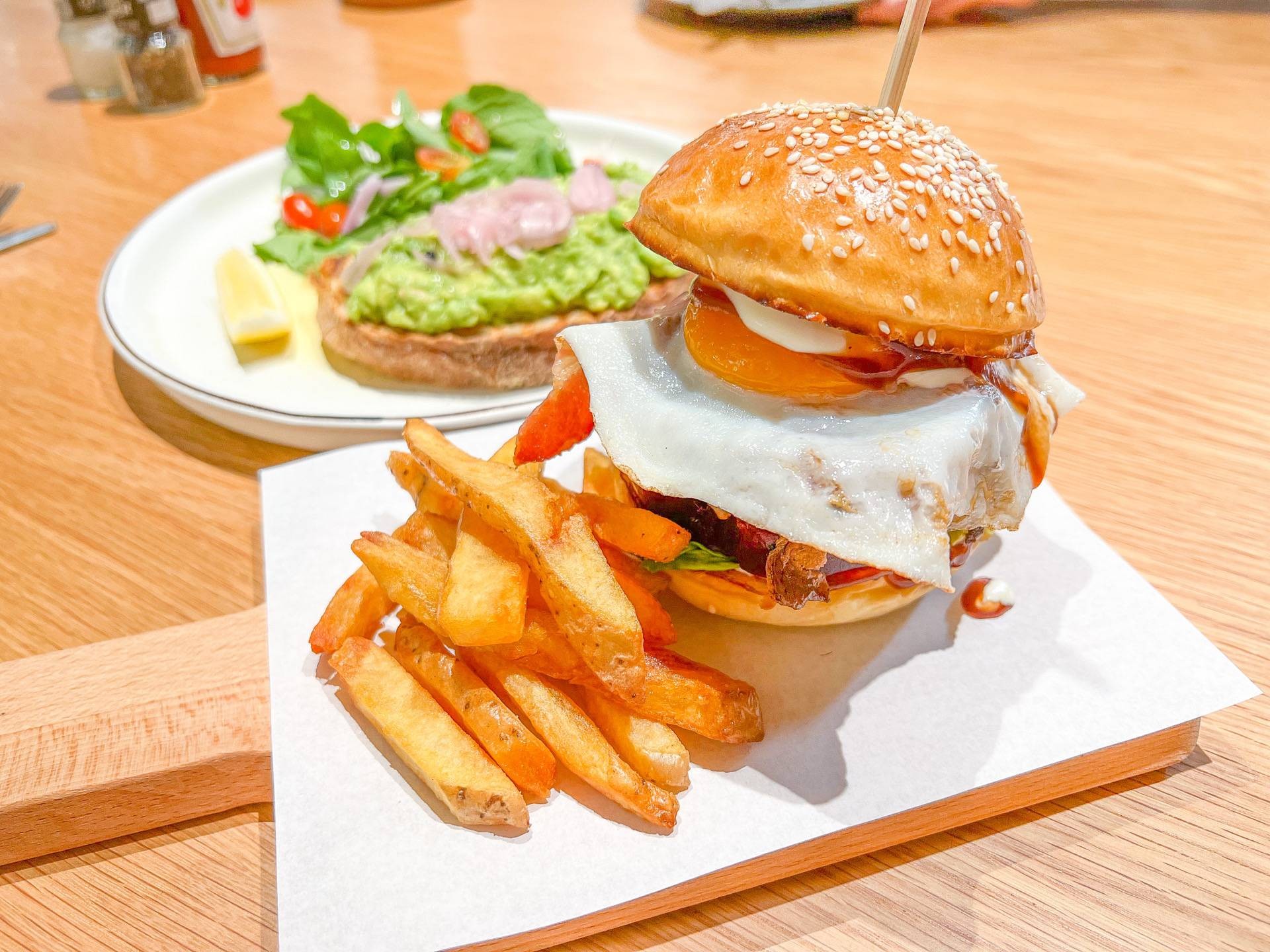 รูป Yellow Lane Cafe Ari