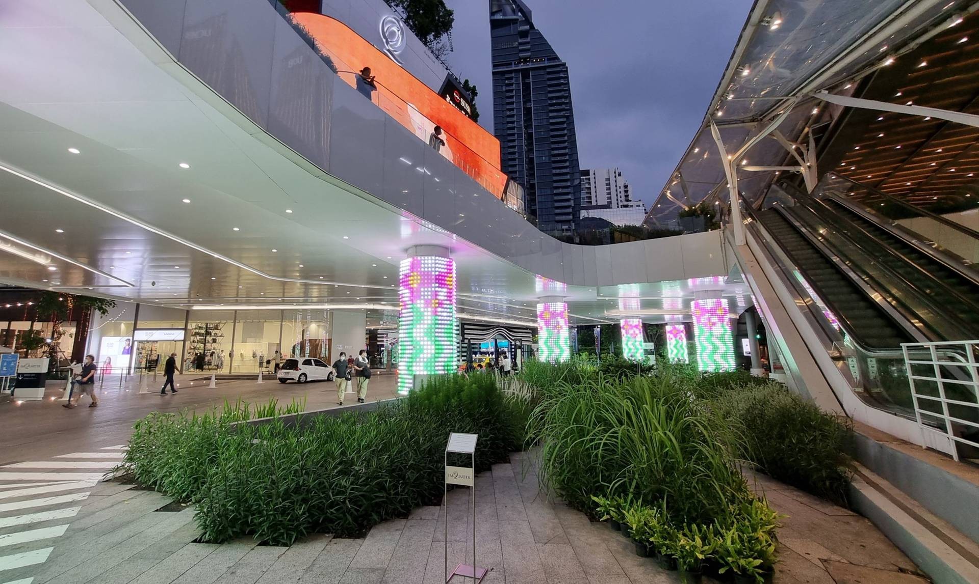 รูป EmQuartier