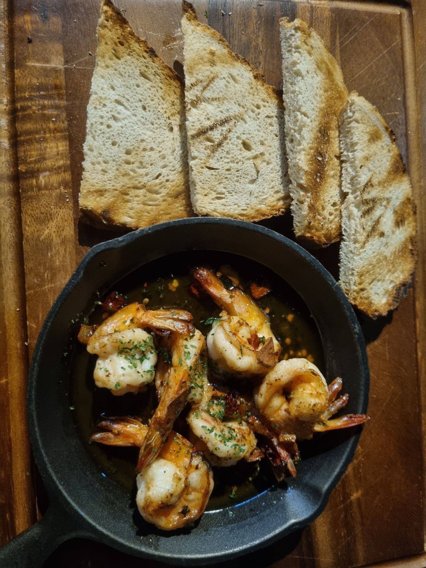 รูป Howler Bar & Grill - Wongnai