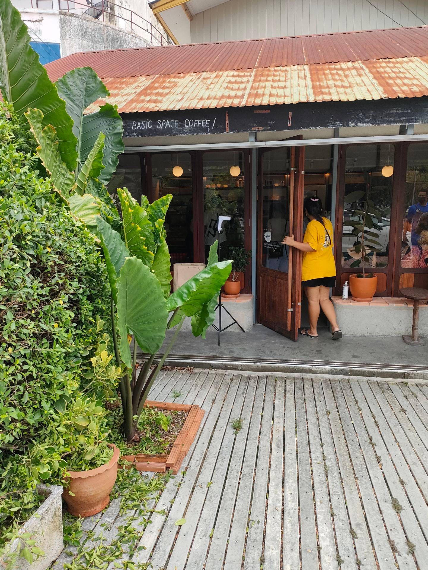 รีวิว Basic Space Coffee - อีกหนึ่งร้าน Users' Choice ที่ควรมาลอง😆