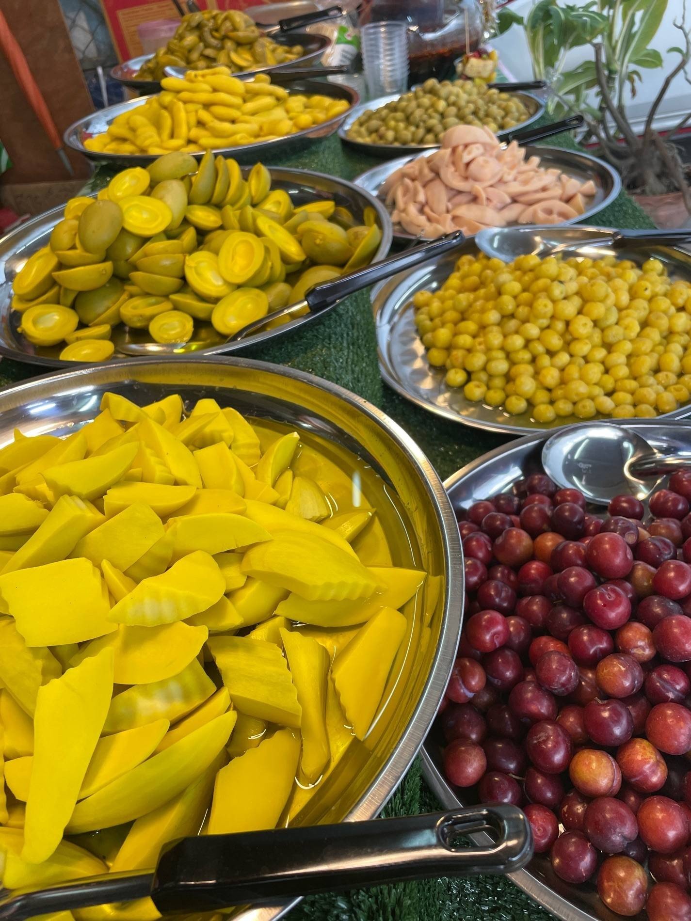 ดองดิ แซ่บปากเบิรน์ ดองดิแซ่บปากเบิรน์ ผลไม้ดองบุฟเฟ่ สั่งอาหารเดลิเ