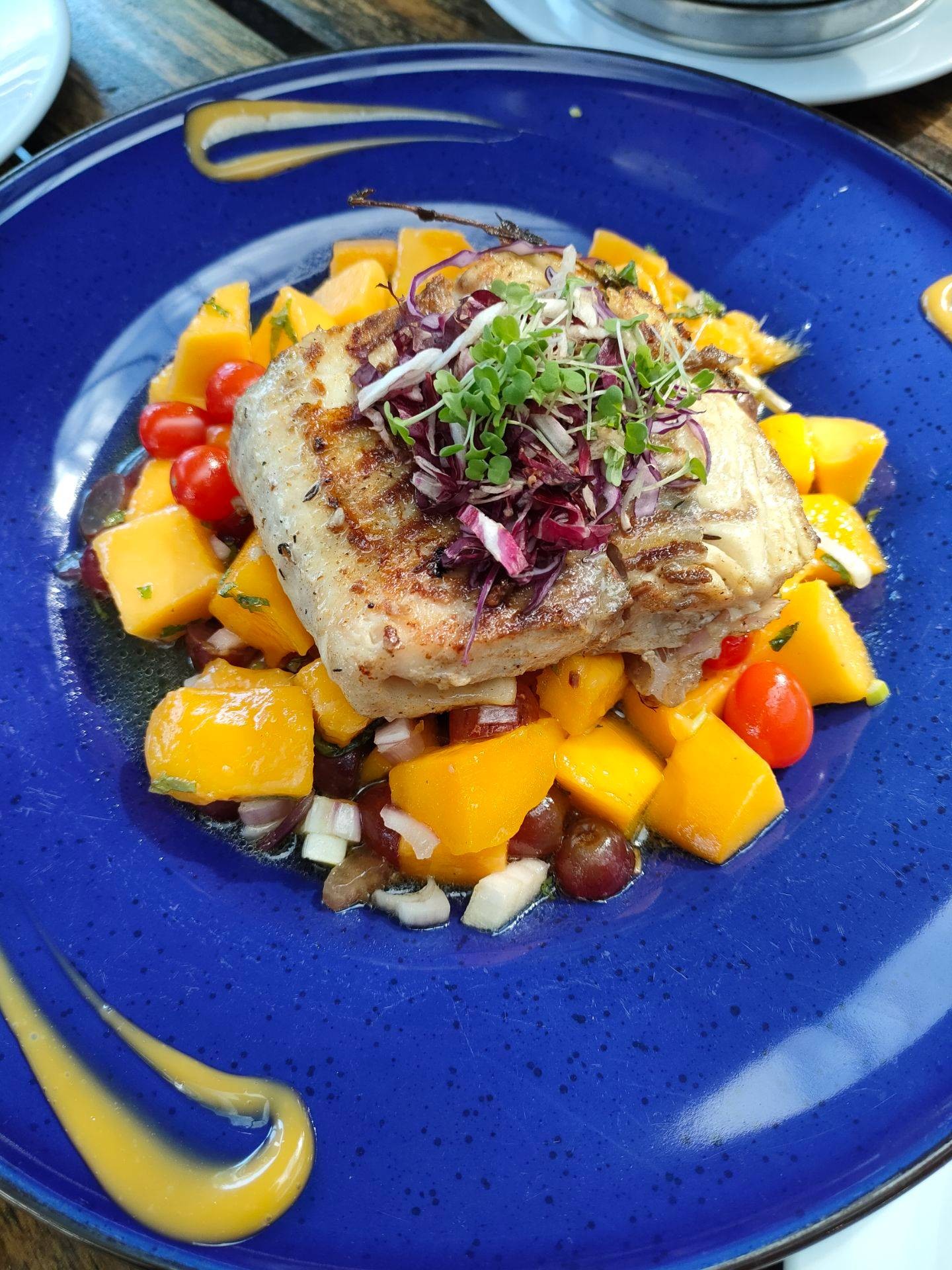 ปลาสเตอร์เจี้ยนย่างซัลซ่าผลไม้ • 385 บาท ร้าน โครงการหลวงดอยอินทนนท์ ...