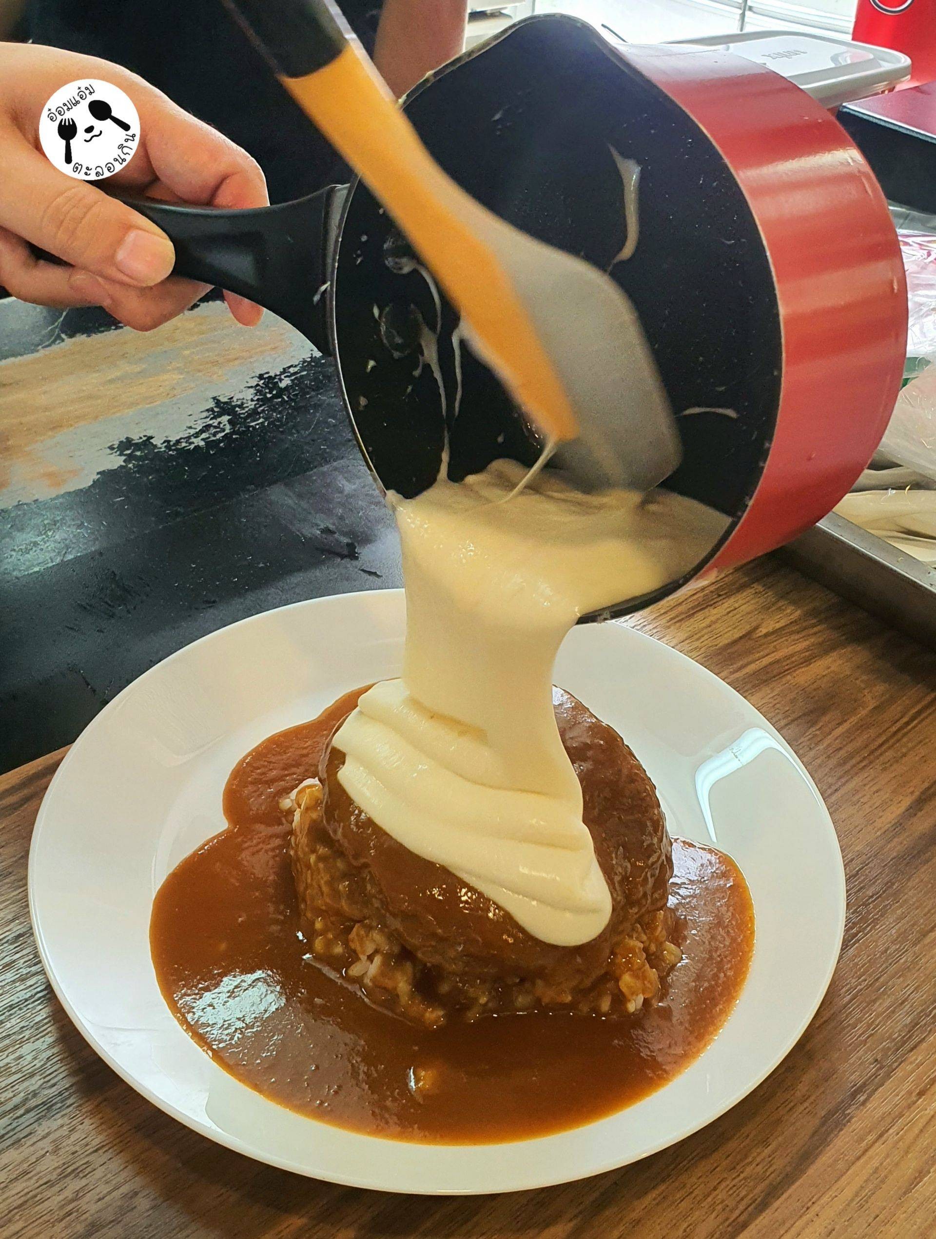 Angus Beef Humburger Curry + Cheese ร้าน Khao Yiphun sukhumvit33