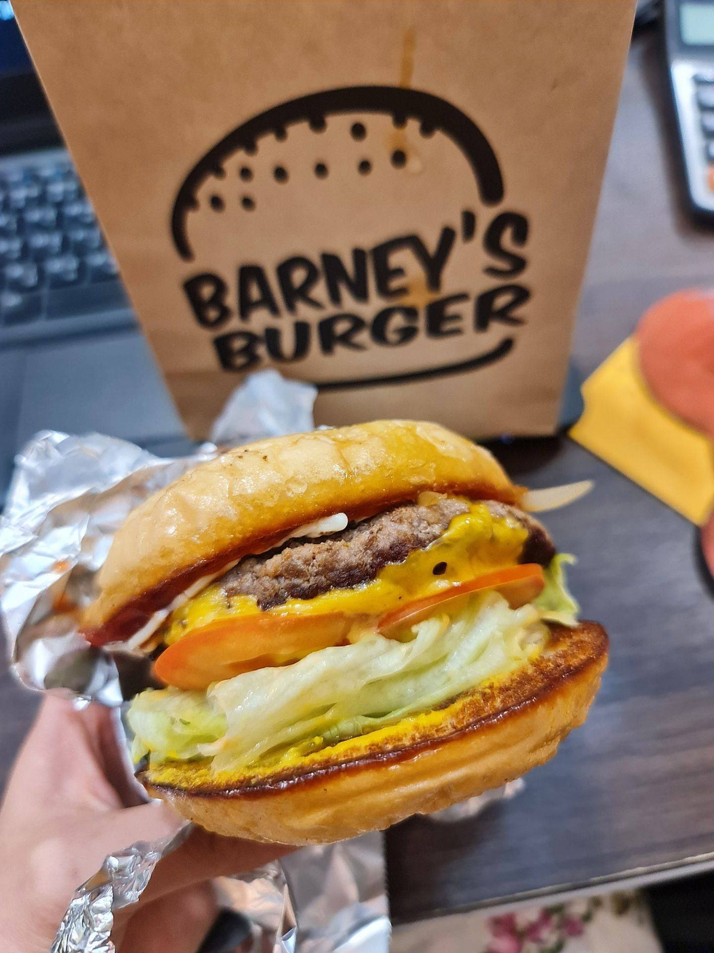รีวิว Barney's Burger Joint Ari - American Burger อร่อยยๆ ที่อารี - Wongnai
