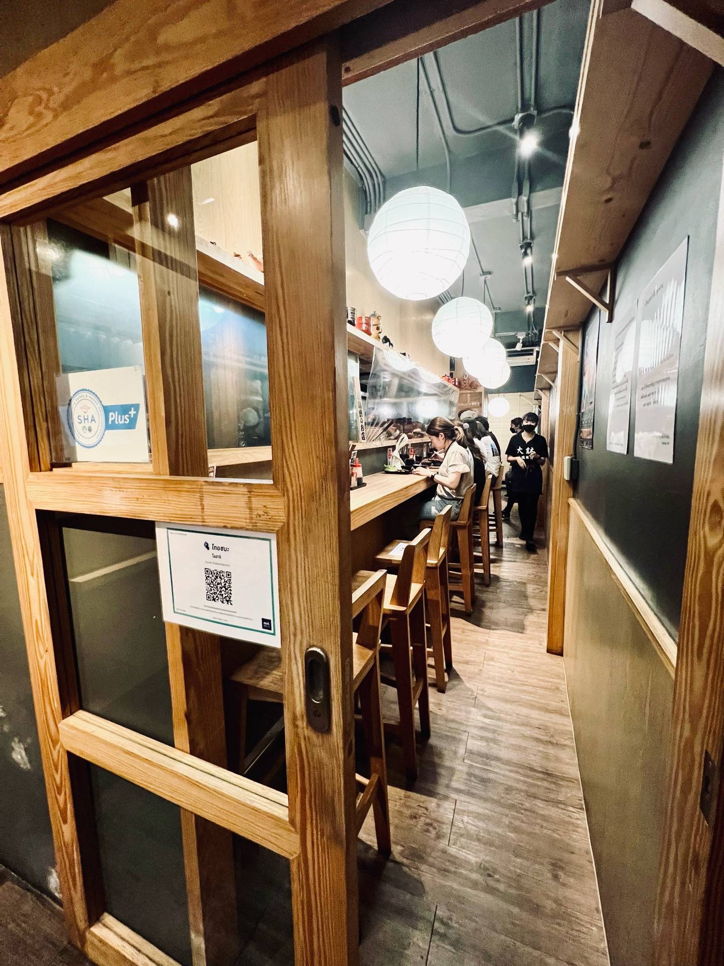 รีวิว Ohachi Butadon (สาขาอารีย์) อารีย์ - บรรยากาศตรอกซอยแบบญี่ปุ่น มี ...