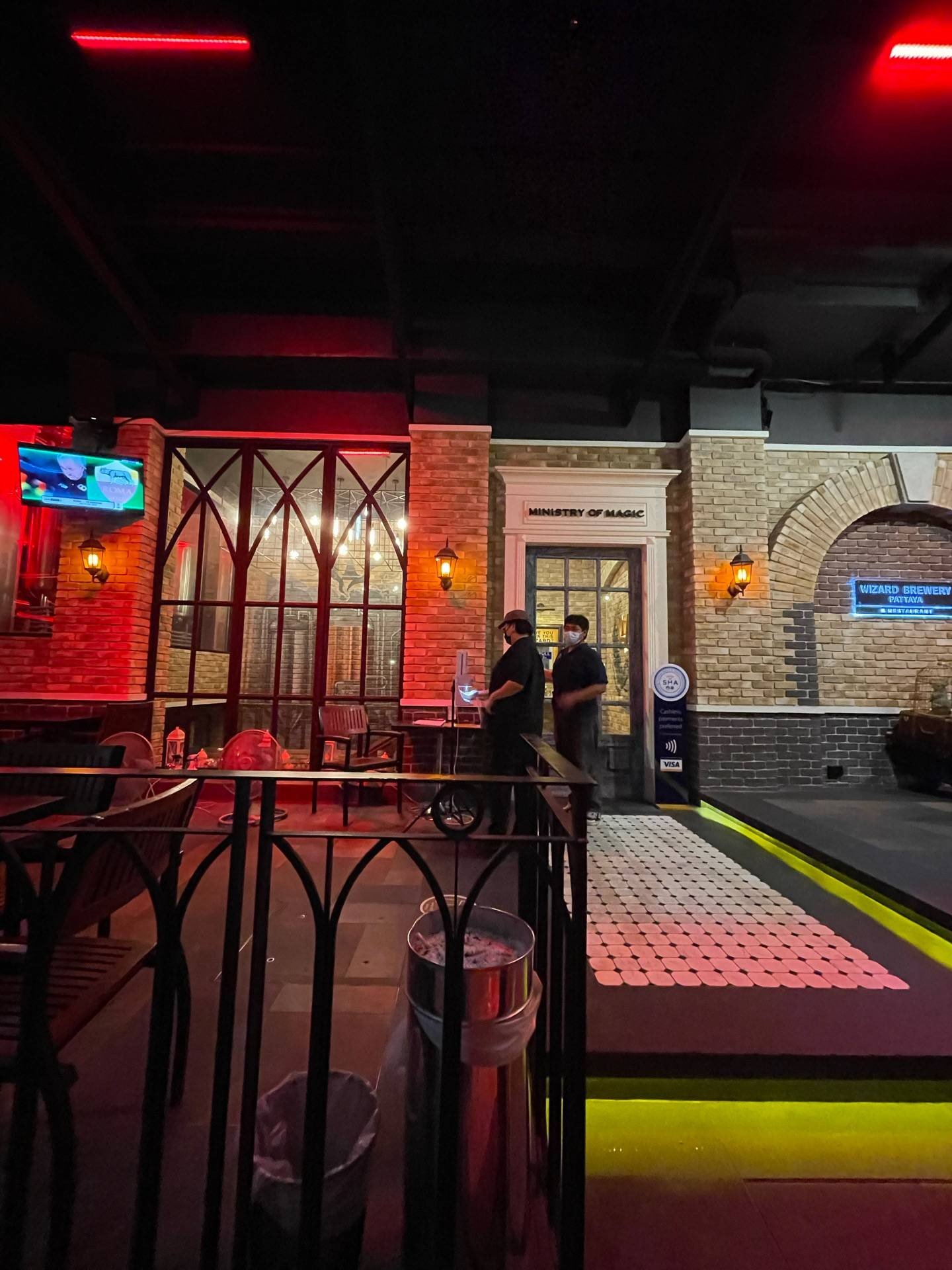 รูป Wizard Brewery Pattaya