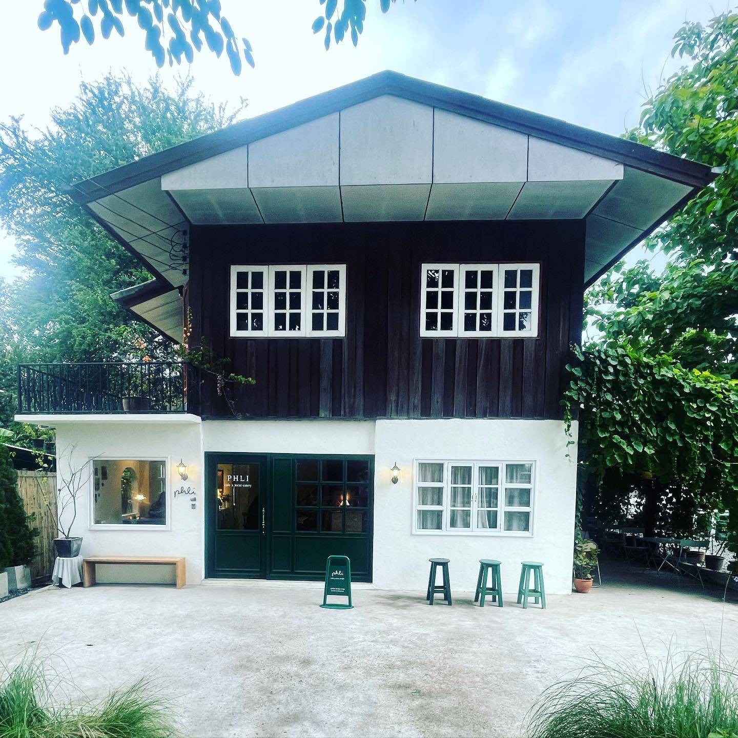 รีวิว ผลิ : phli cafe x khaosoi - ร้านคาเฟ่น่ารัก ควรแวะอย่างยิ่ง