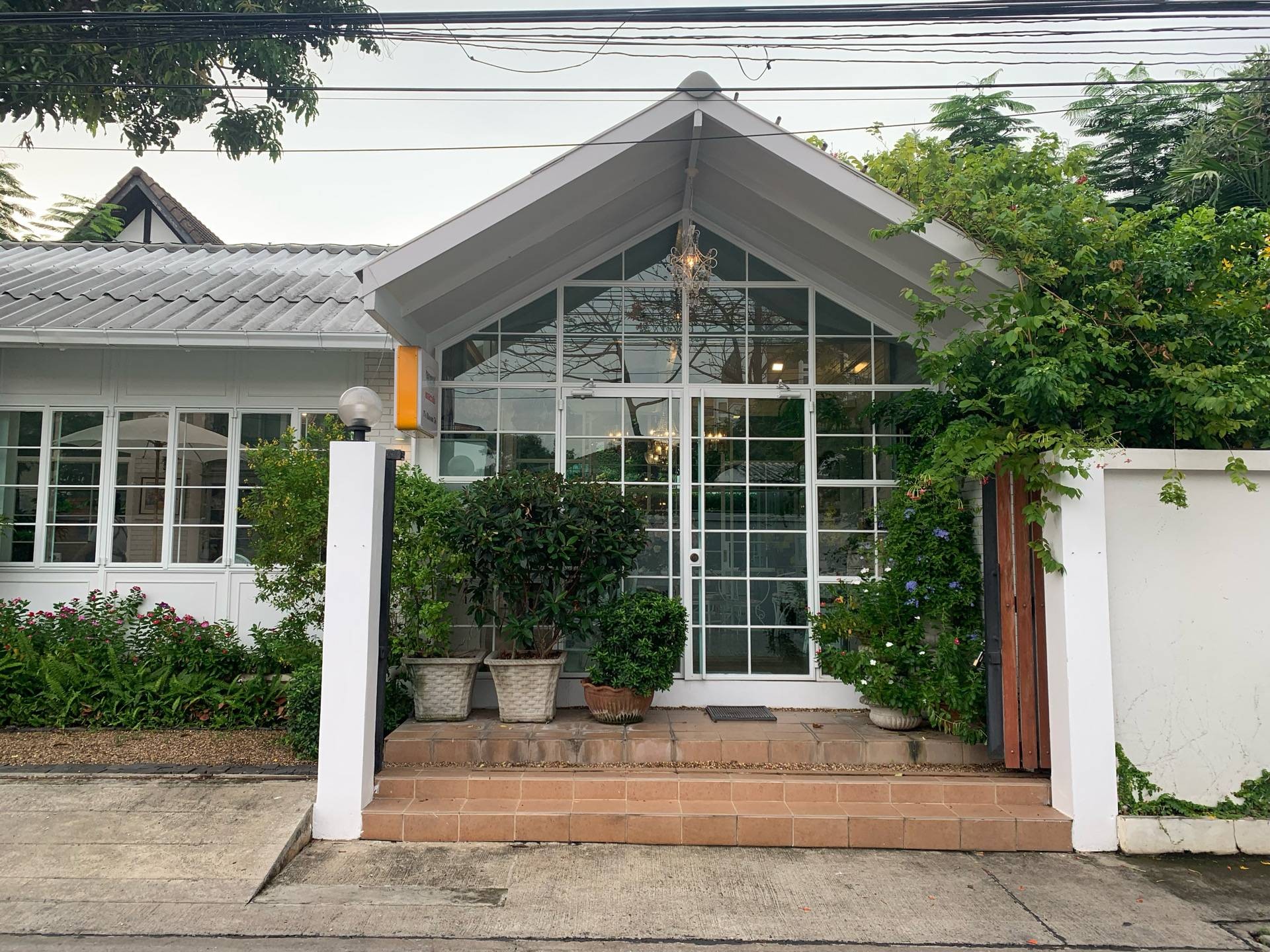 รีวิว T's Room 56 - ร้านชาสไตล์อังกฤษจ๋า สโคนดีมากกกก รักเลย