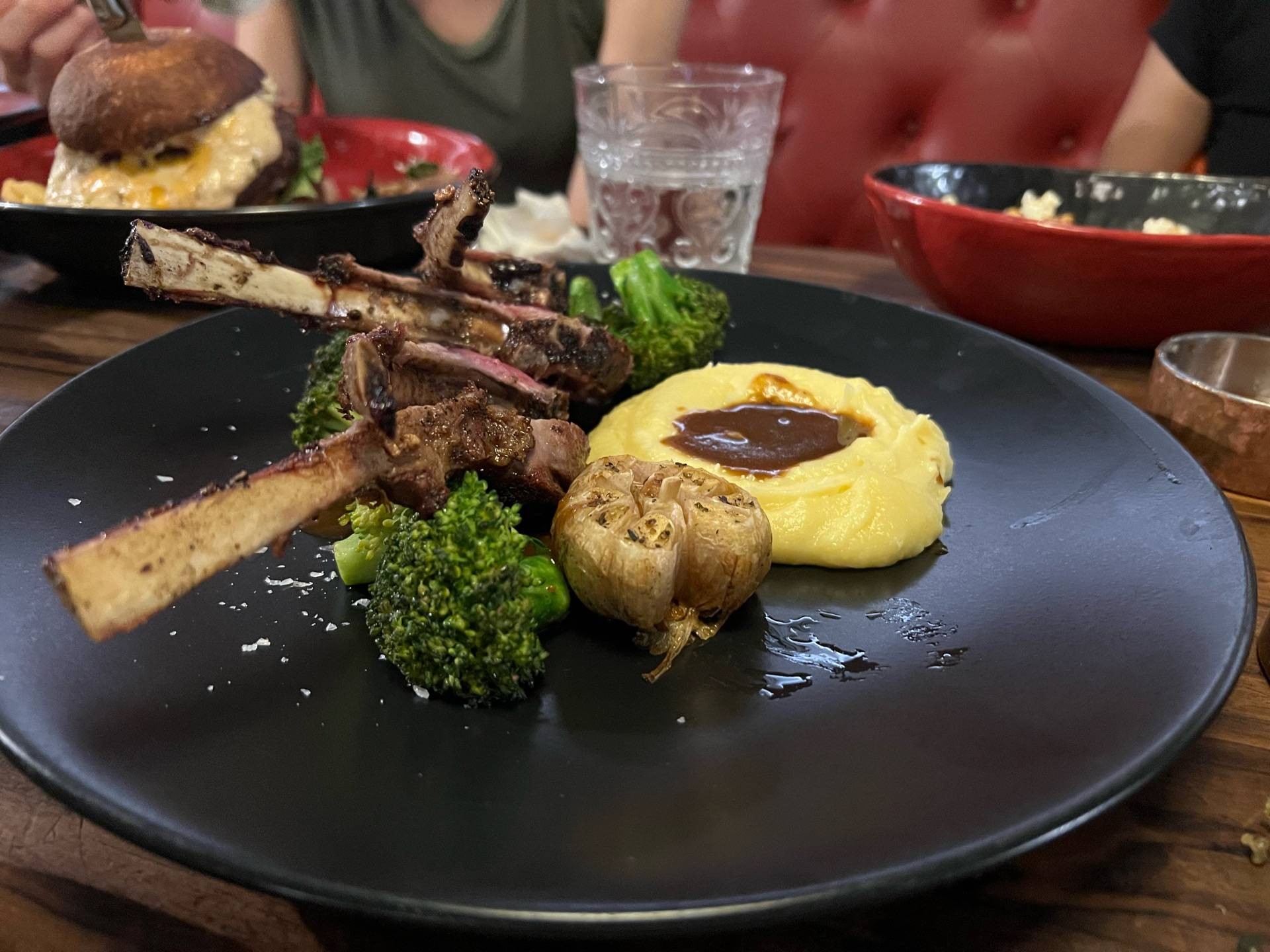 รีวิว เลดี้ บุชเชอร์ - สวรรค์ของคนรักเนื้อ แนะนำร้านนี้เลย Lady Butcher ...