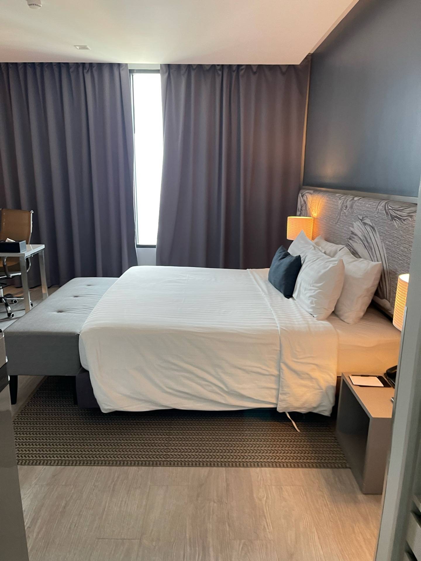 รูป The Quarter Ari By Uhg