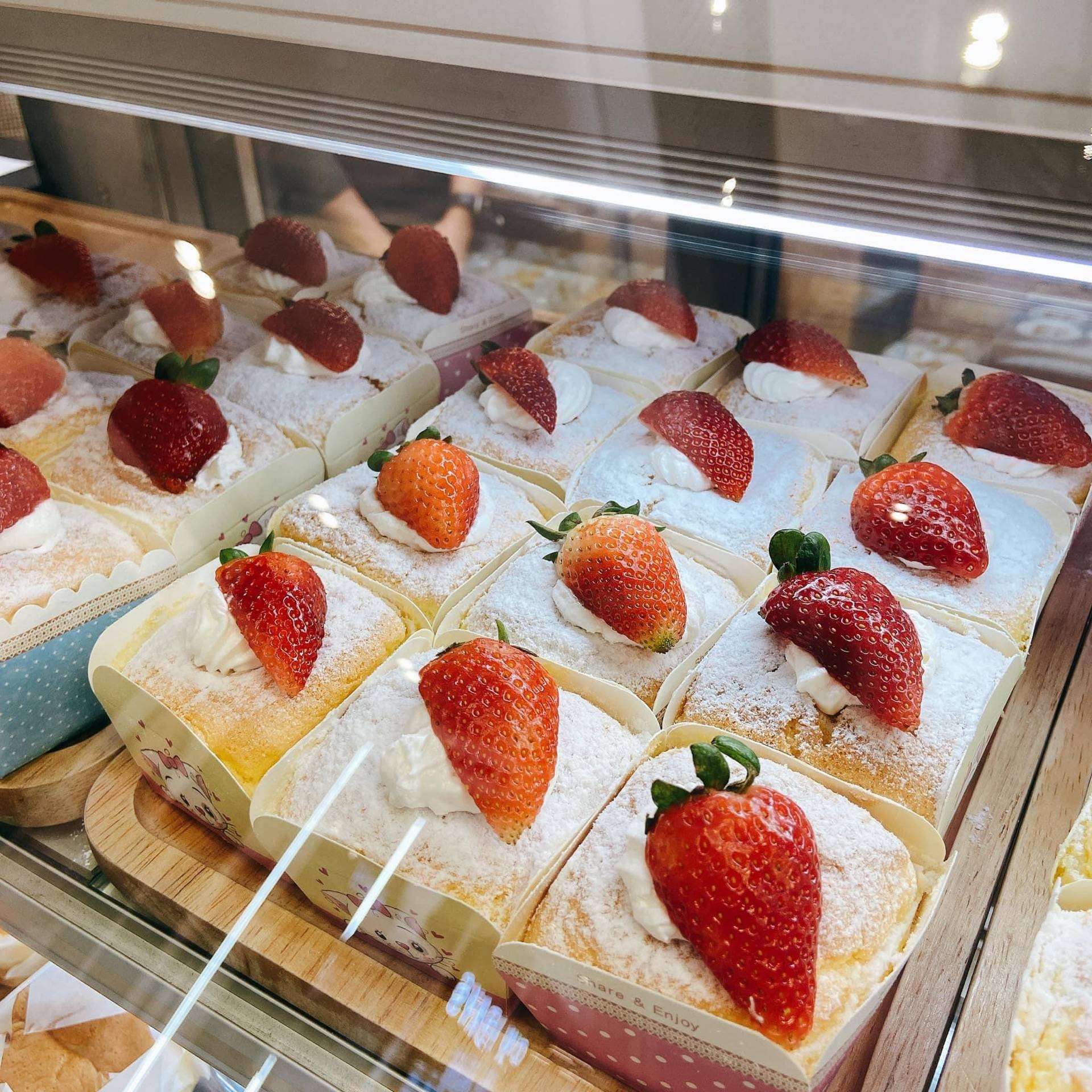 รีวิว At Home chiffon ชิฟฟ่อนมะพร้าวอ่อนลาวา ลาดพร้าว71 - ชิฟฟ่อน ...