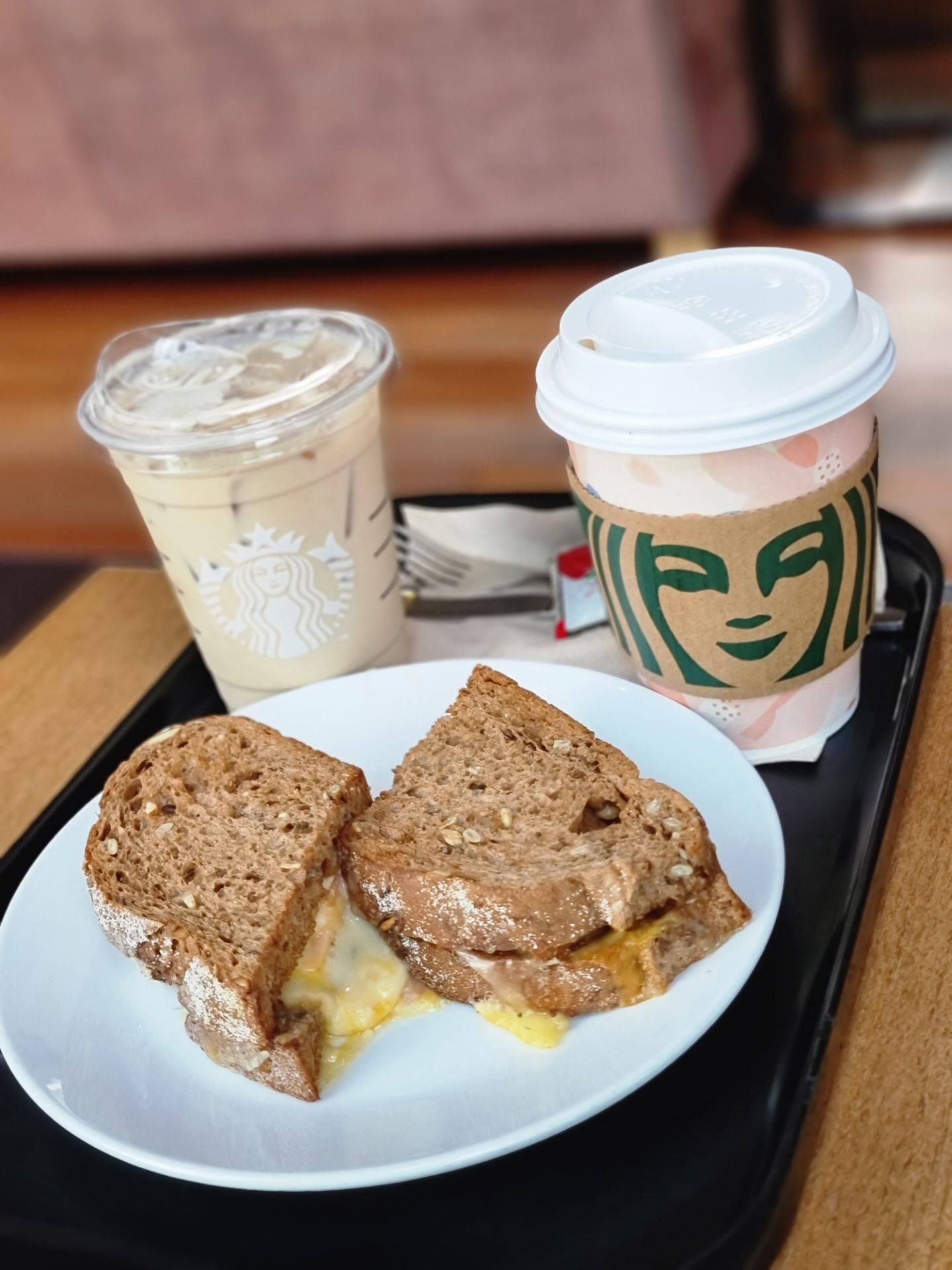 รีวิว Starbucks INT Rama 3 โซนด้านหน้า - ฝากท้องมื้อเช้ากับที่นี่