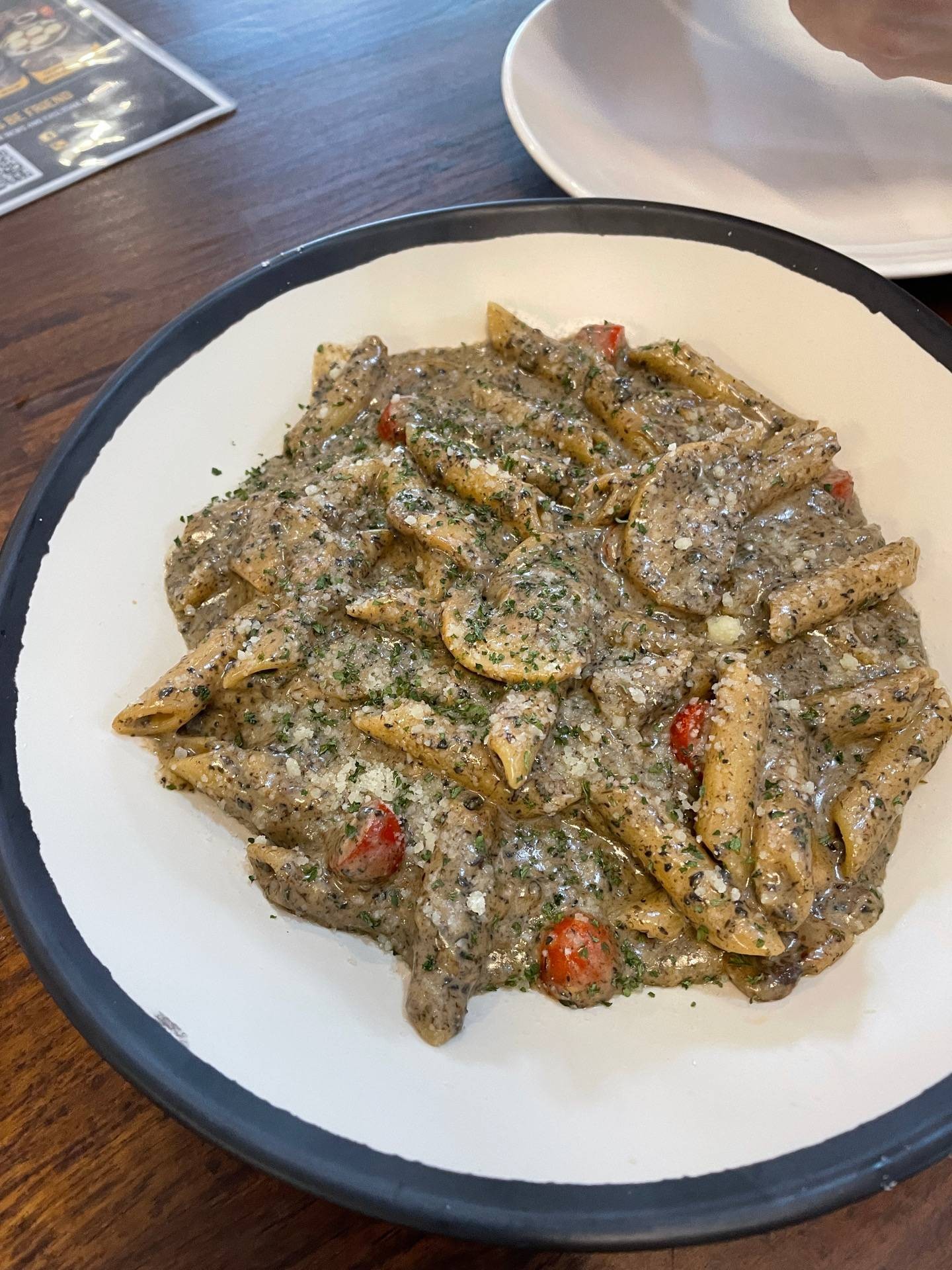Truffle Penne ร้าน Georgio's Pizza BKK