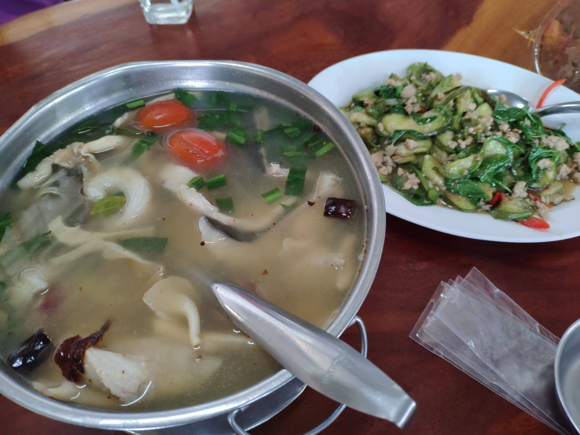 รูป หน้าผา ปลาทอดมัน - Wongnai