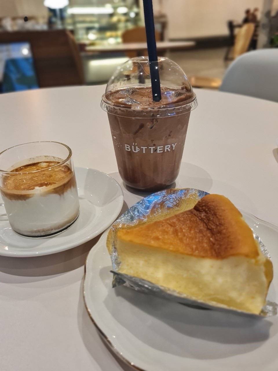 รีวิว Buttery Cafe - ร้านน่านั่ง ราคา ก็อาจจะสูงหน่อยคะ