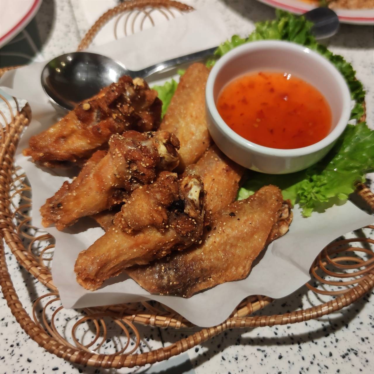 รูป Lay Lao - Ari เล ลาว รางวัลมิชลินไกด์ 9 ปีซ้อน อารีย์