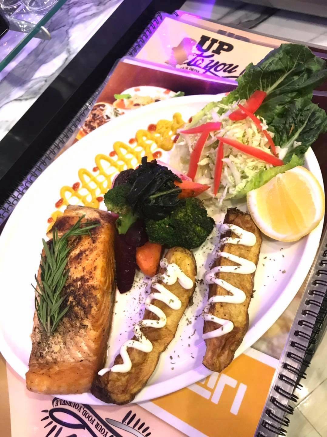 รีวิว UP2YOU CLUB&RESTAURANT - อาหารอร่อย บรรยากาศเริ่ดหรูค่ะ