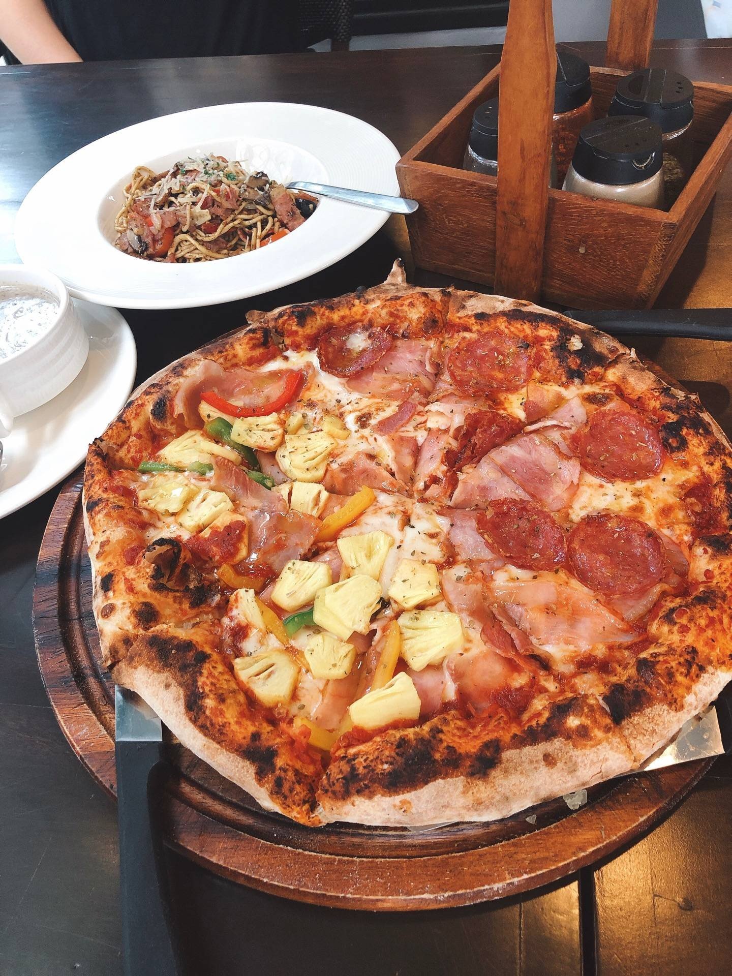 Rustica pizza ร้าน Ranee's Restaurant The Circle Ratchapruk