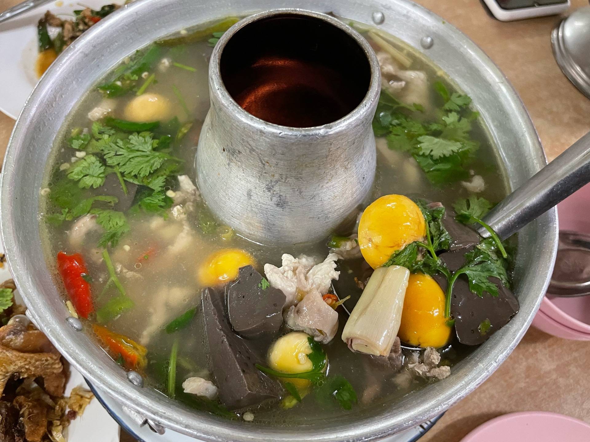 รีวิว ไก่หุบบอนเจ้าของต้นตำรับ ศรีราชา - กินมามากกว่า 20 ปี