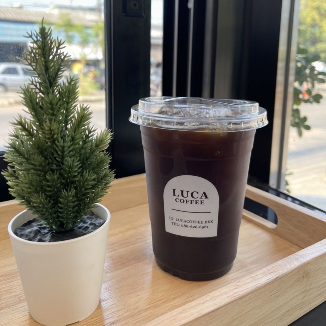 Luca Americano x Raspberry • image ร้าน Luca coffee