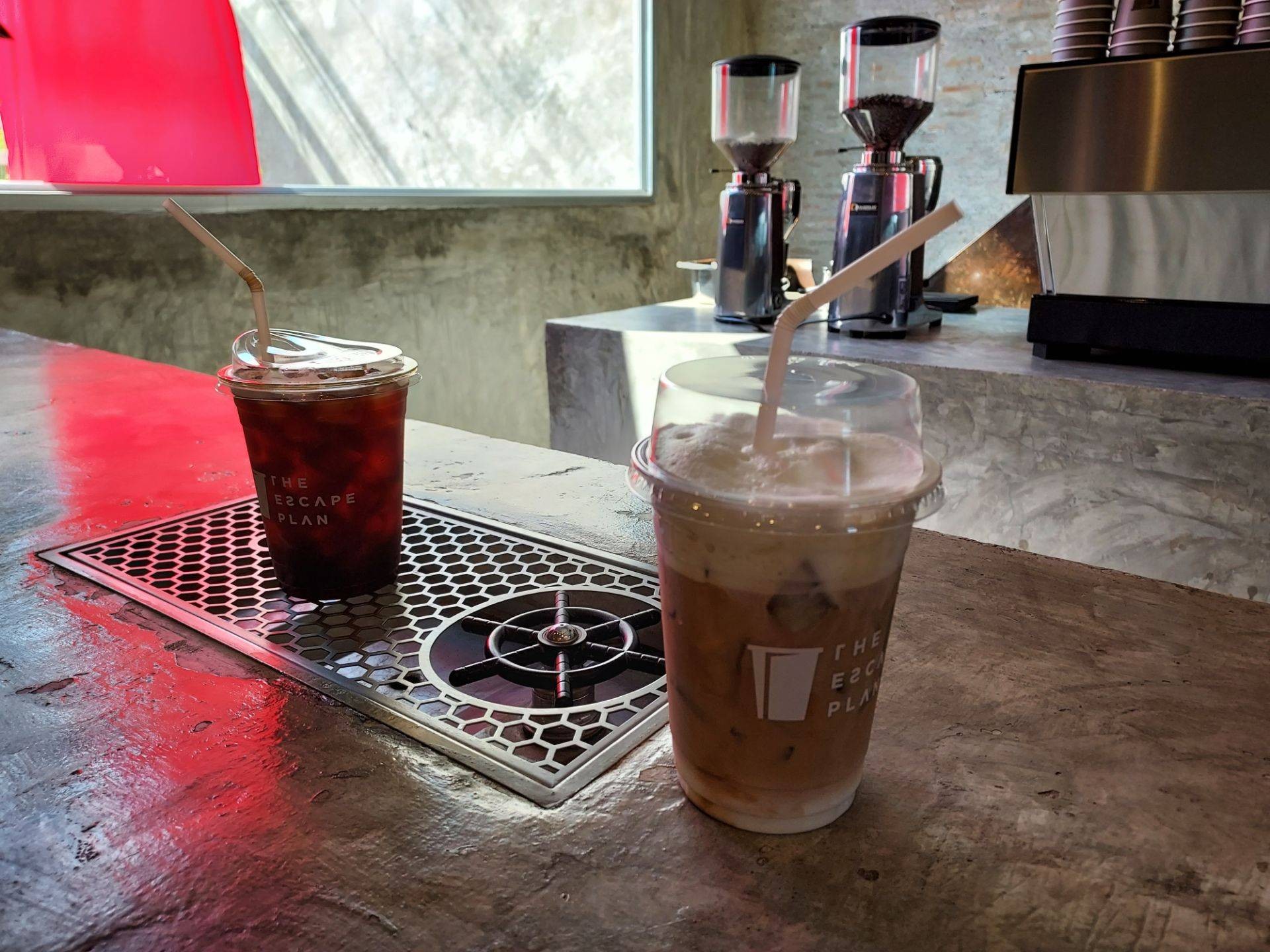 รีวิว The Escape Plan café The Escape Plan café - กาแฟดี มินิมอล - Wongnai