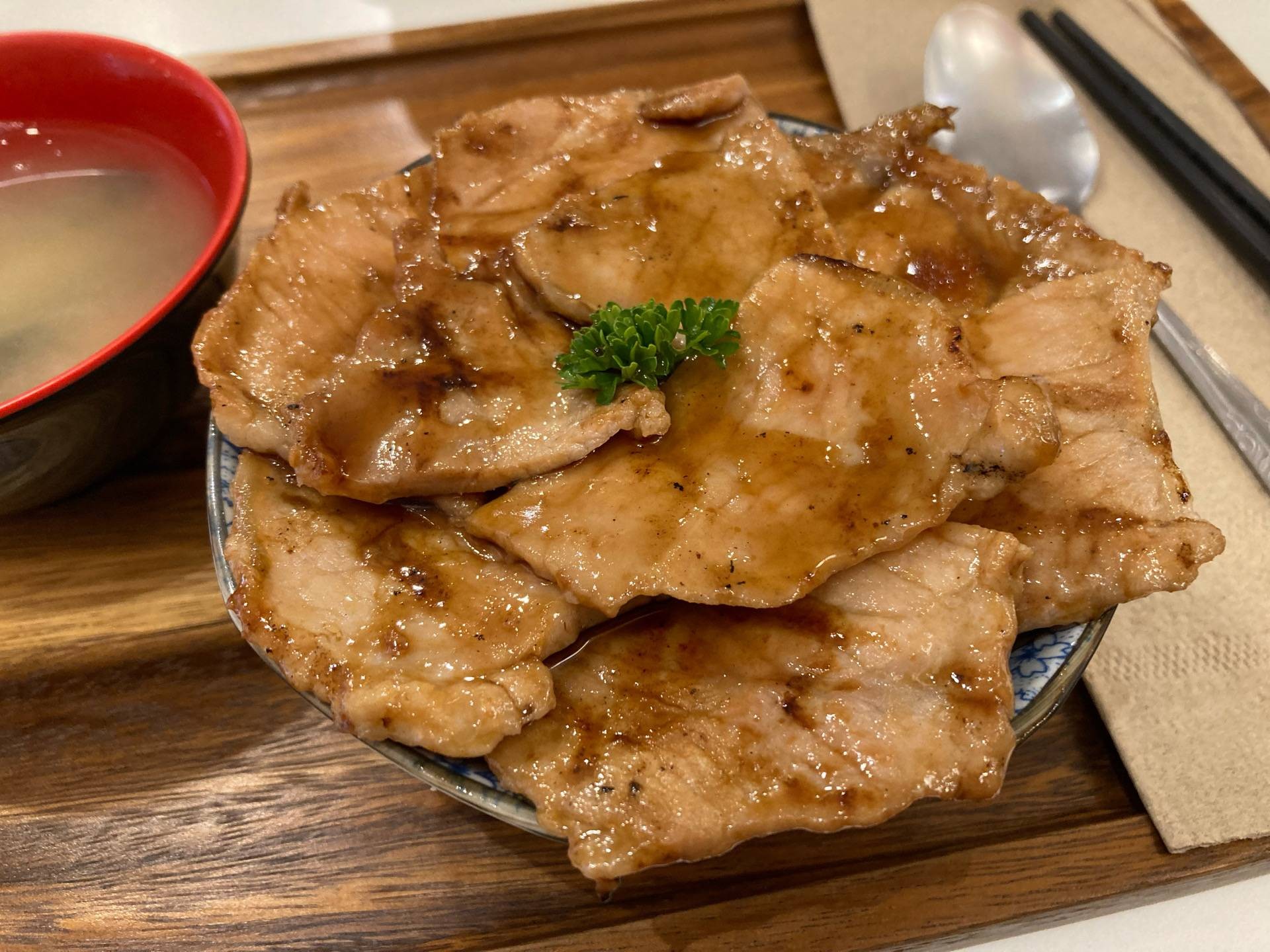 รูป Senban 千万 Butadon - เซ็นบัน หมูย่างเตาถ่าน - Wongnai