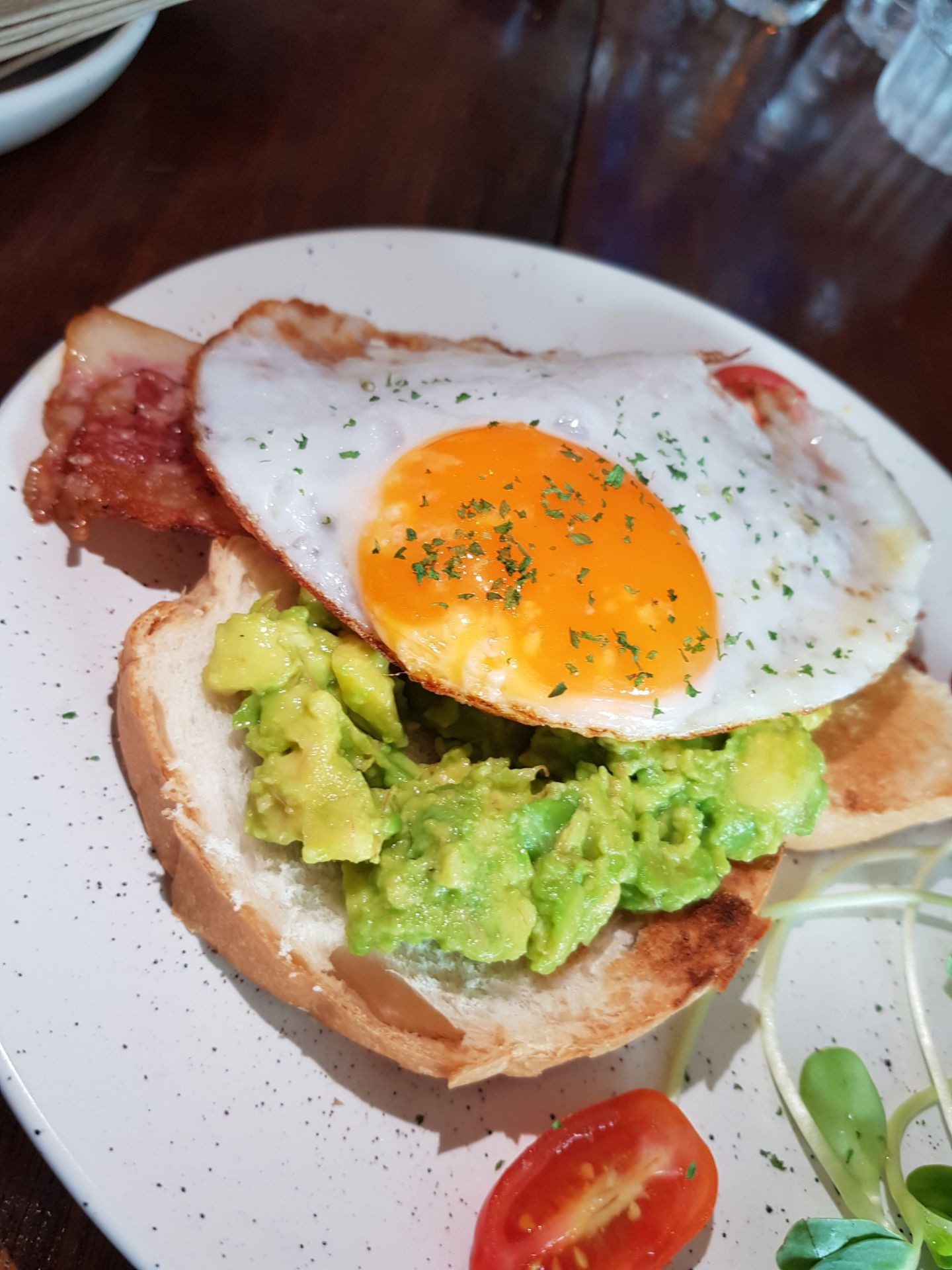 รูป White Buns Cafe&Bistro