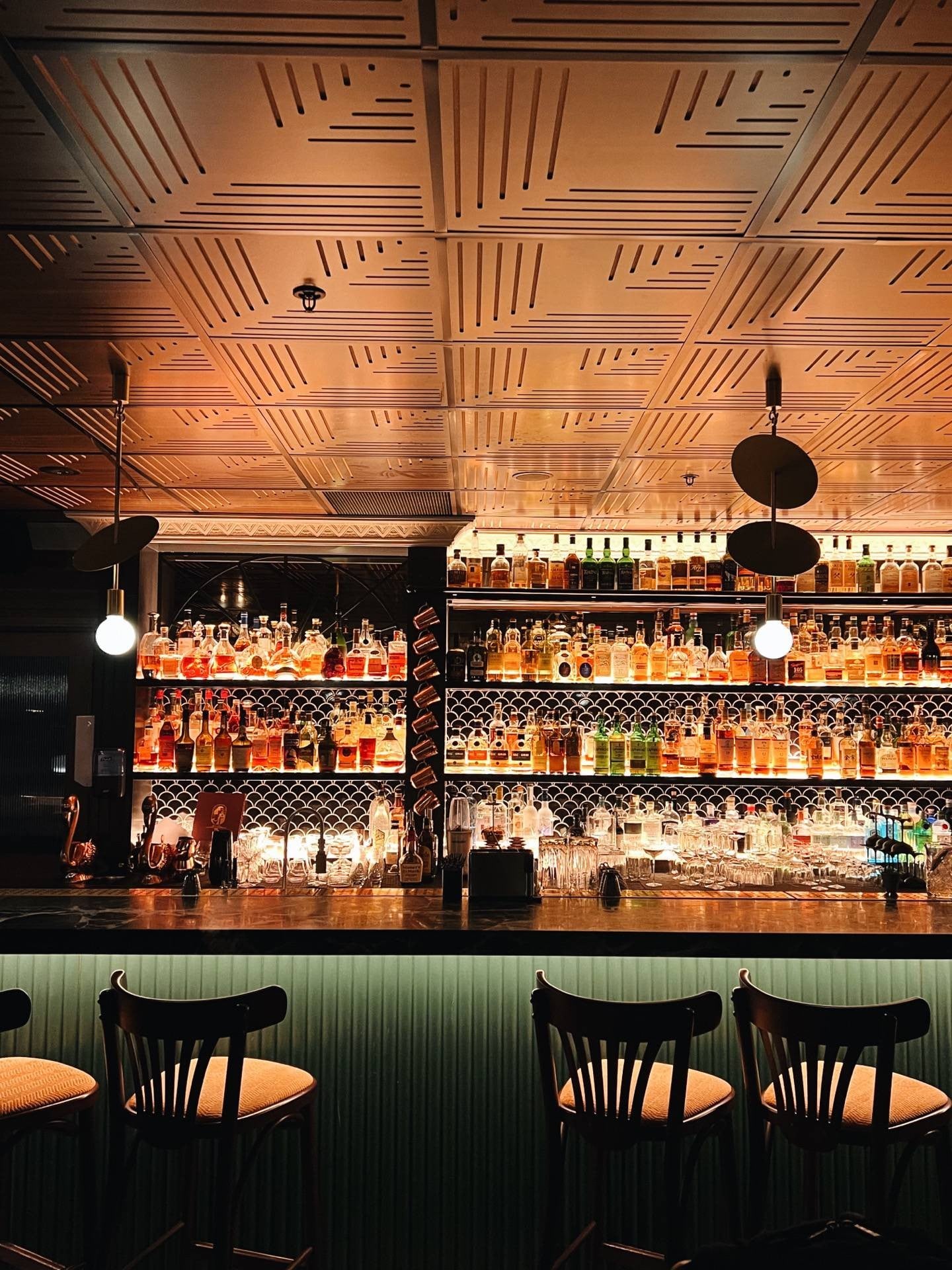 รีวิว Nick & Nora’s Melbourne - Opulent Champagne & Cocktail Bar in the ...