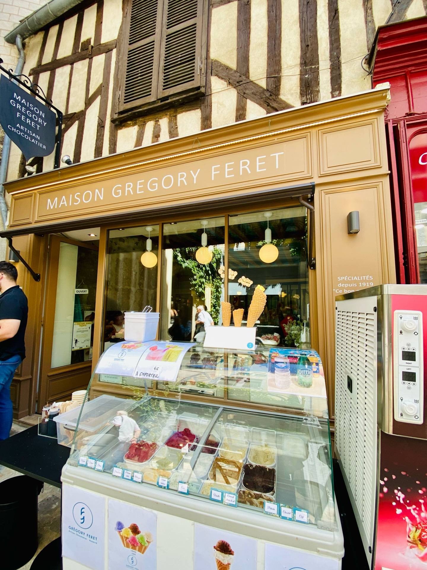 รีวิว Maison Gregory Ferret Auxerre - ร้านขนมใกล้หอนาฬิกาสวยของเมือง มี ...