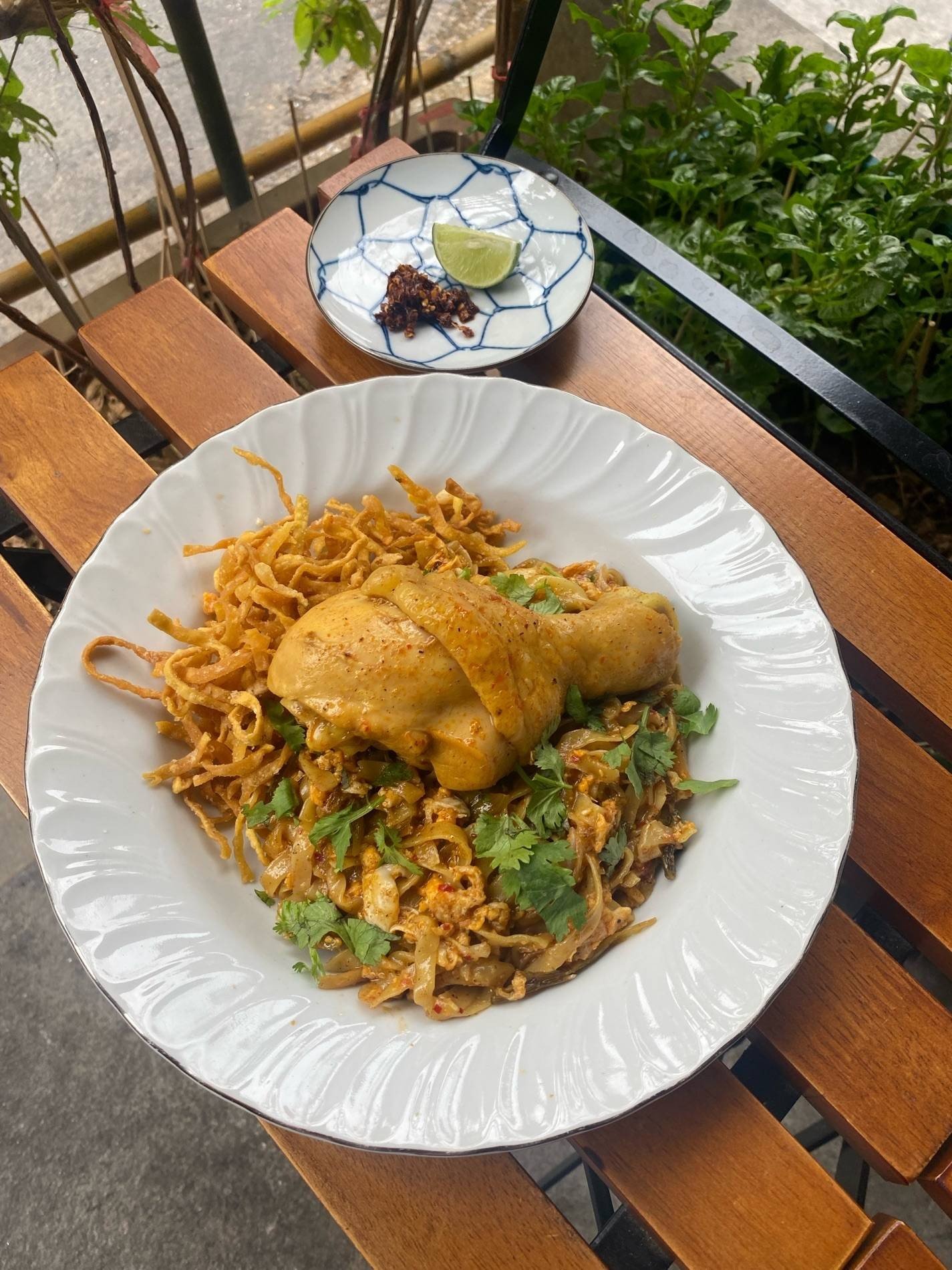 ข้าวซอยไก่คั่วแห้งคำปา • image ร้าน COME PAH (คำปา อาหารเหนือ) (คำปา) พระราม 9 COME PAH (คำปา ...