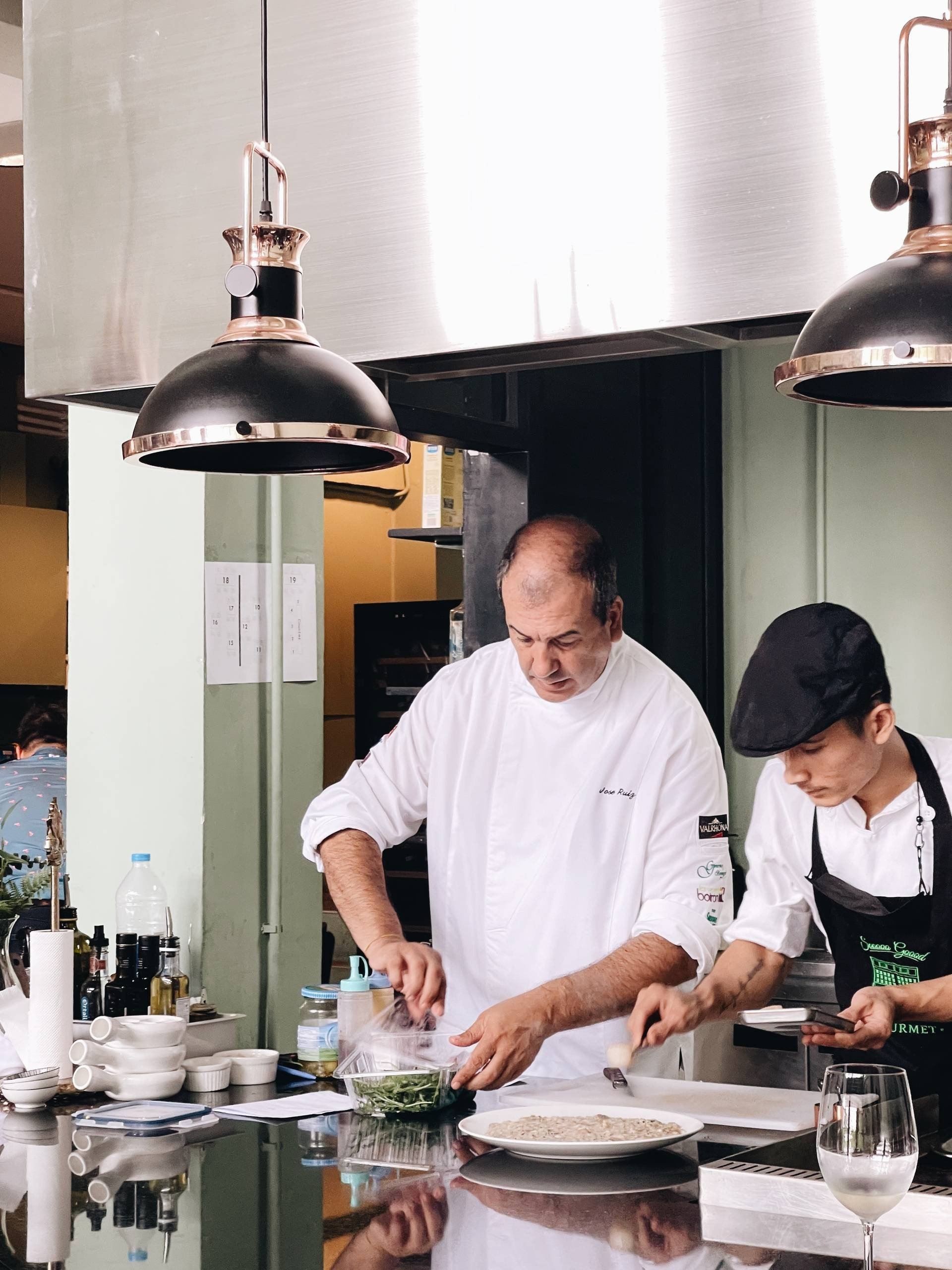 รีวิว SOOOOO GOOOD GOURMET - SOOOO GOOOD GOURMET ร้านของชำที่พลิกโฉม ...