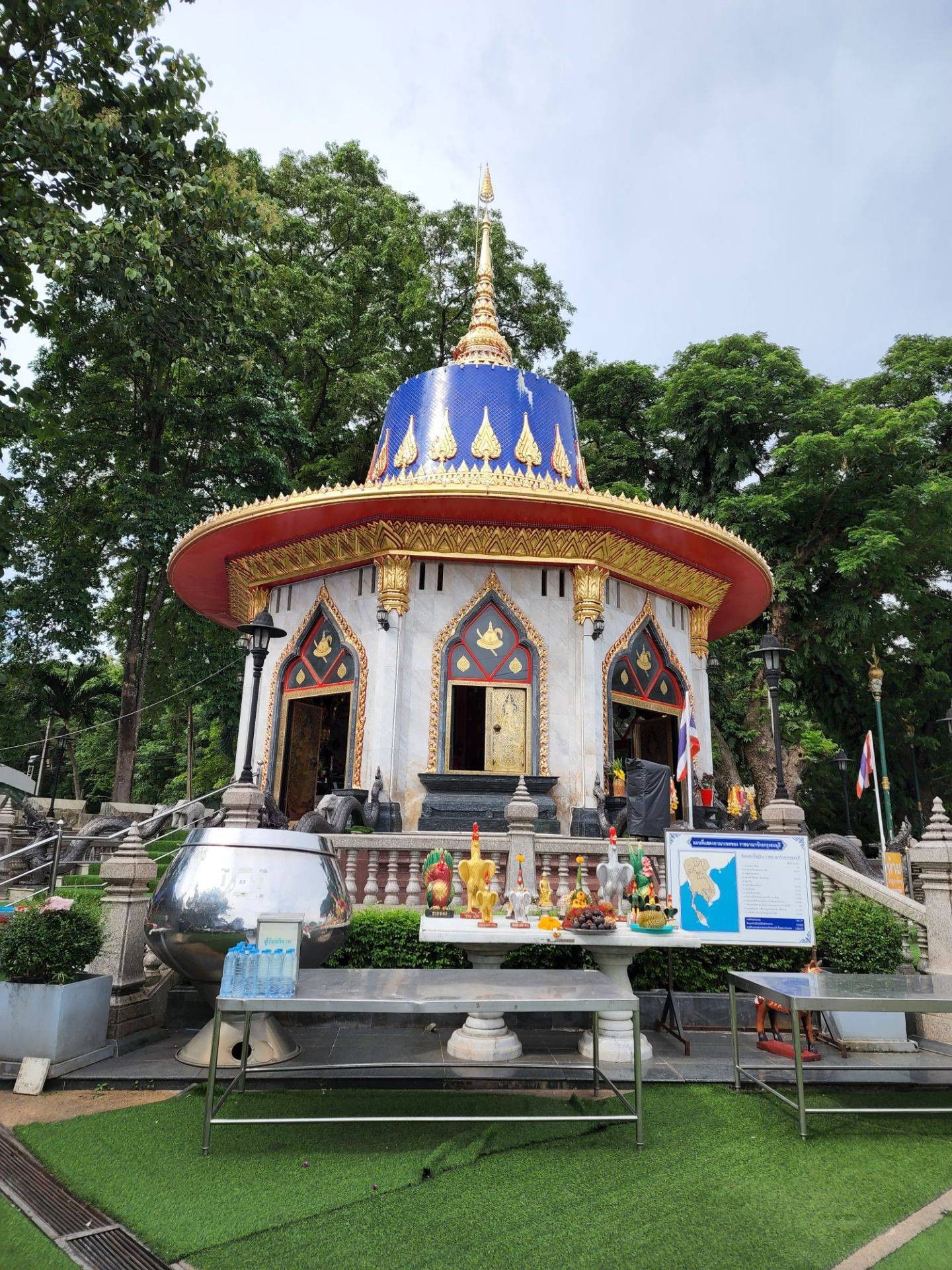 รูป ศาลสมเด็จพระเจ้าตากสินมหาราช จันทบุรี