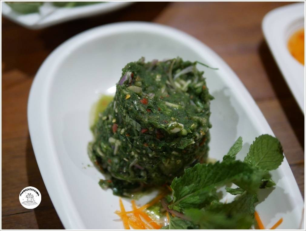 ยำไข่ผำ ร้าน ครกไม้ไทยลาว ลาดปลาเค้า - Wongnai