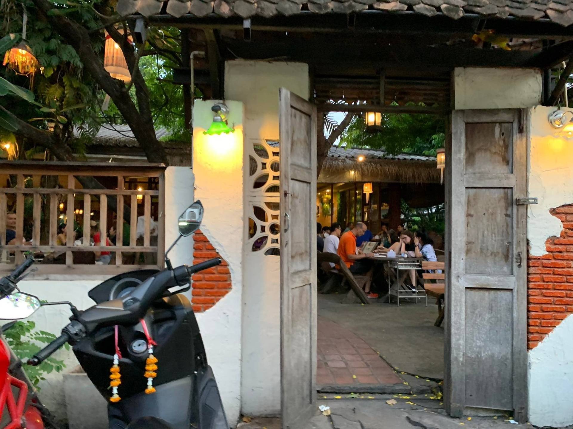 รูป ครกไม้ไทยลาว ลาดปลาเค้า