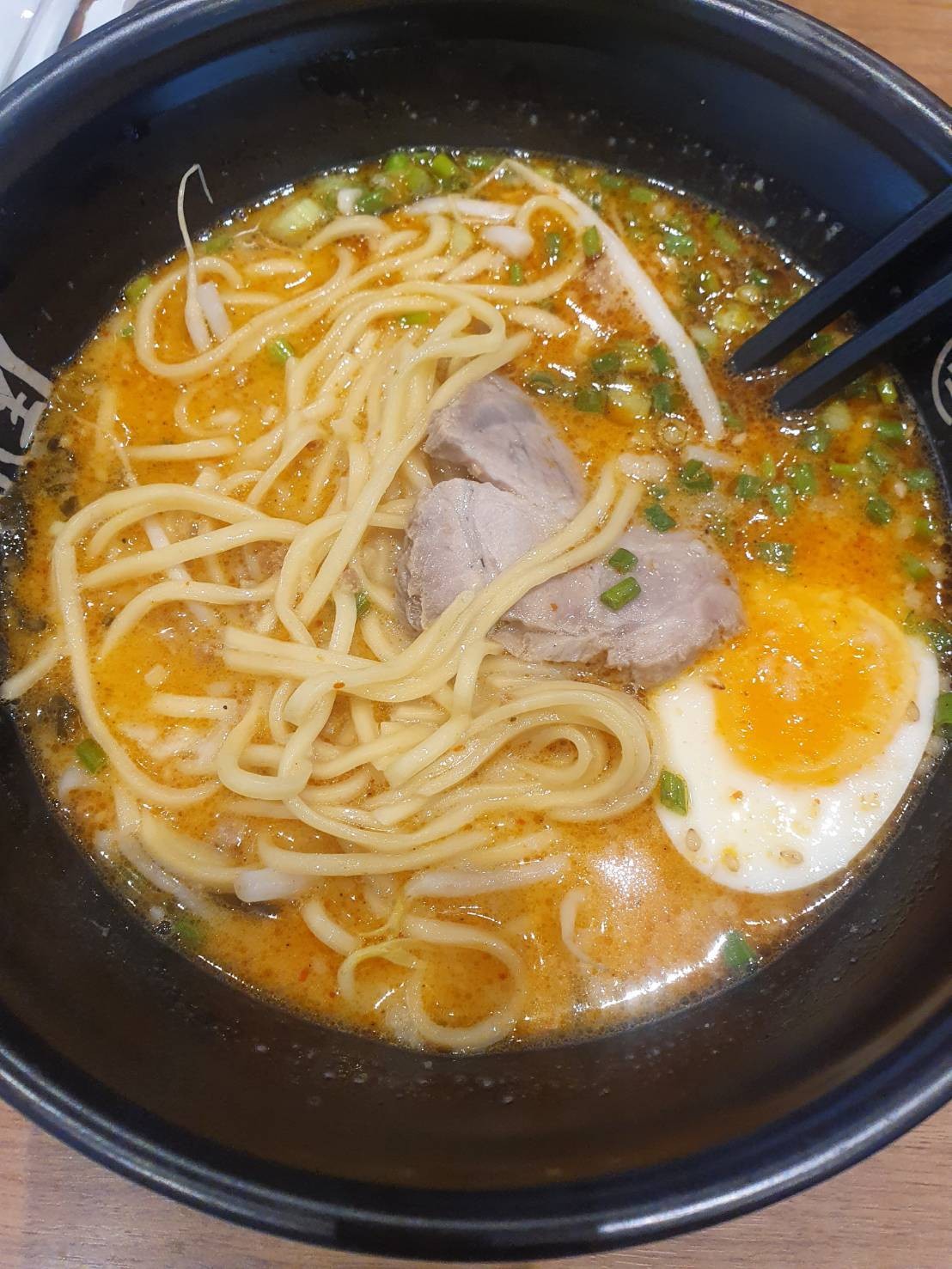 รีวิว Ramen Ippudo เซ็นทรัล เอ็มบาสซี่ - แนะนำร้านราเมง สมราคาและรสชาติ