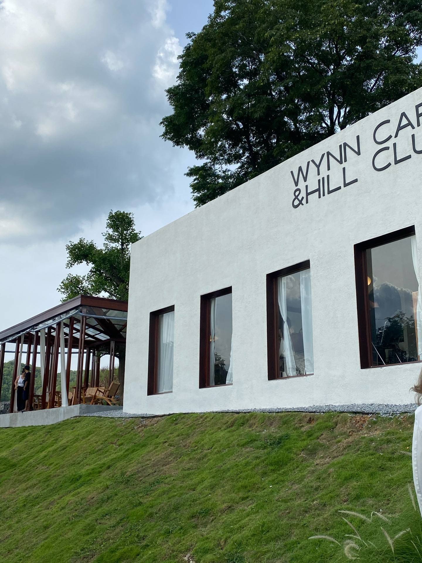 รูป Wynn Cafe and Hill Club