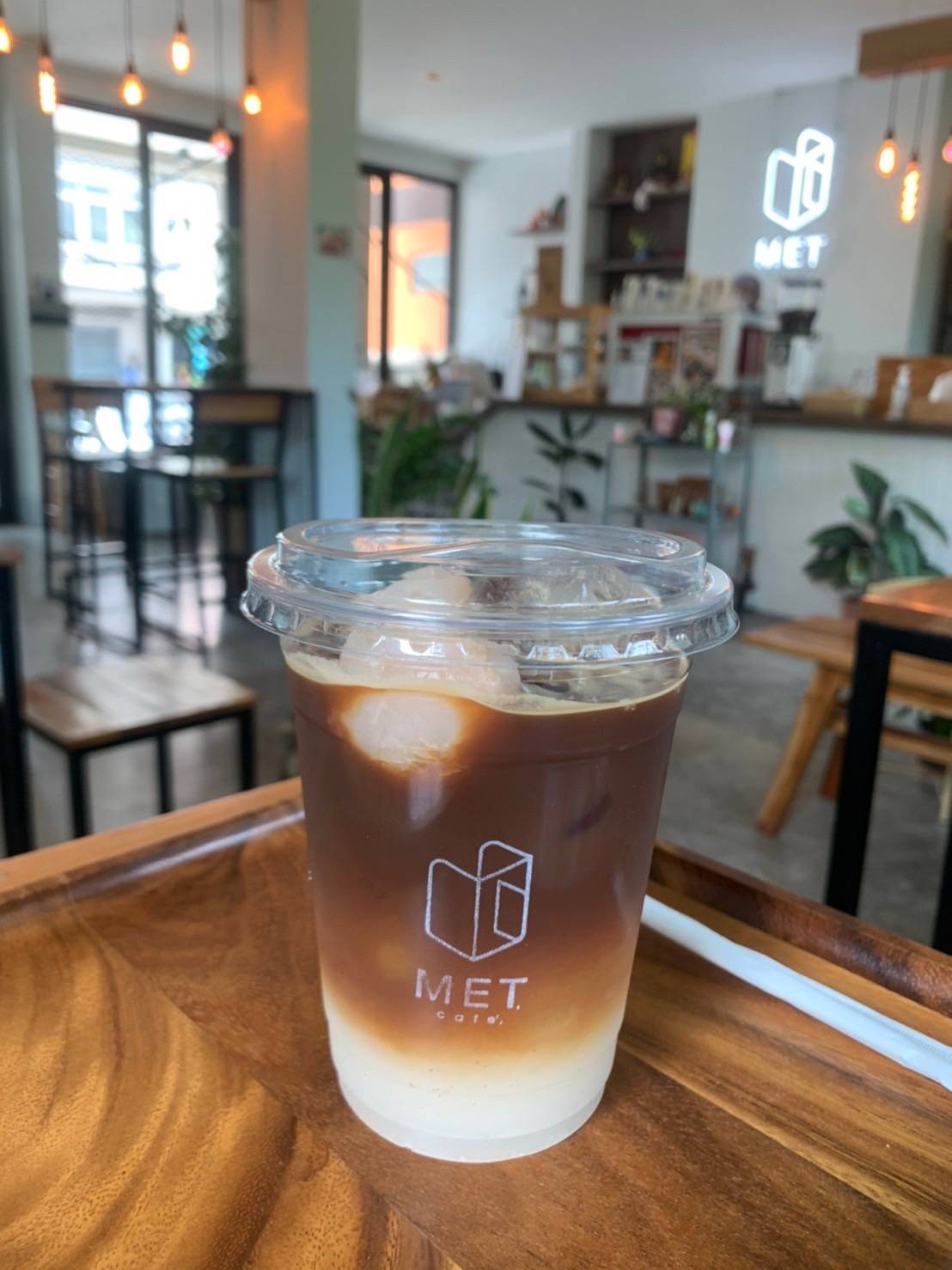 รีวิว MET CAFE MET CAFE - คาเฟ่ร้านนี้กาแฟดีมากค่ะ