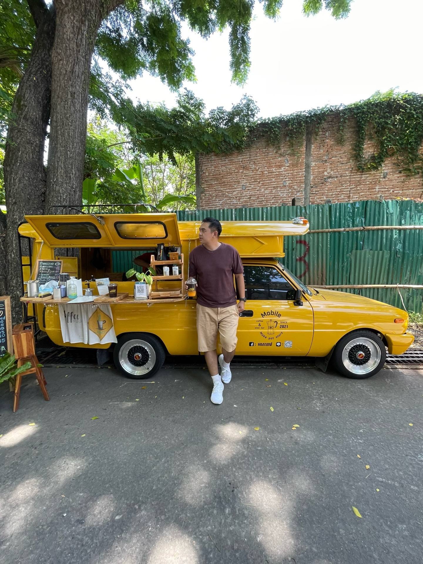 รีวิว รถกาแฟ Mobile Cafe & Slowbar - ลองชิมกาแฟรถเหลือง