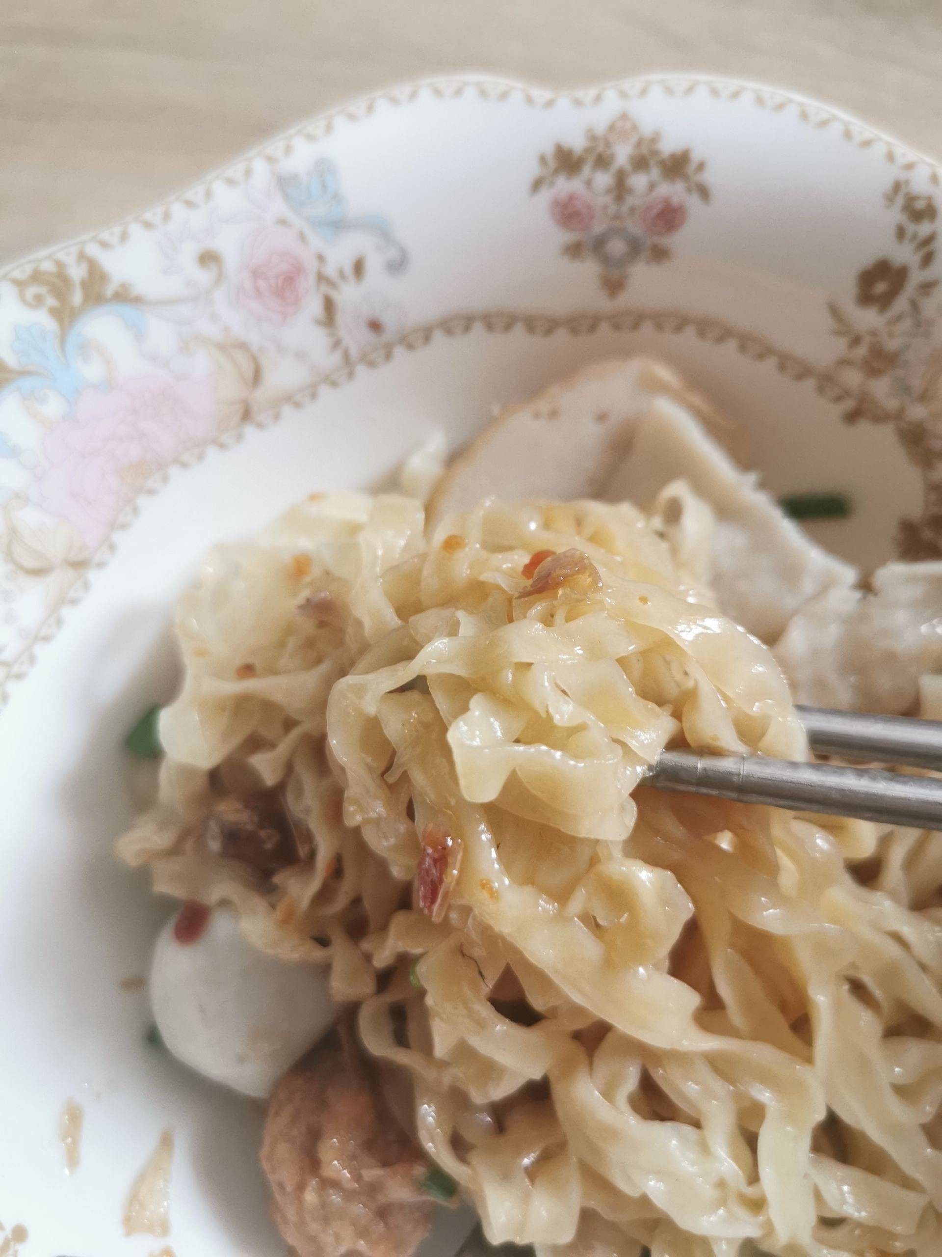 รูป ลูกชิ้นปลา ศรีวรา (ต่อยอด) ต้มยำโบราณ เย็นตาโฟ