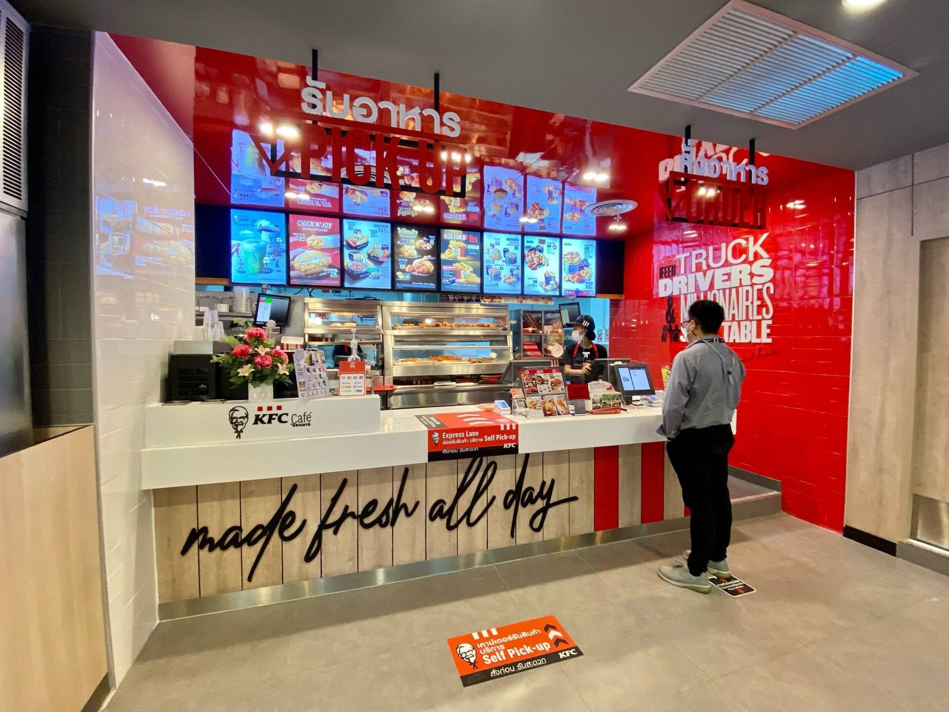 รีวิว KFC Midtown ASOK - ร้านkfc midtown รีโนเวทเสร็จแล้วนะจ๊ะ