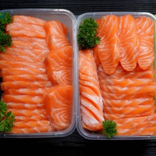 รูป แซลม่อนสดสาทรดองชิ Salmon Dong Chi Sathorn