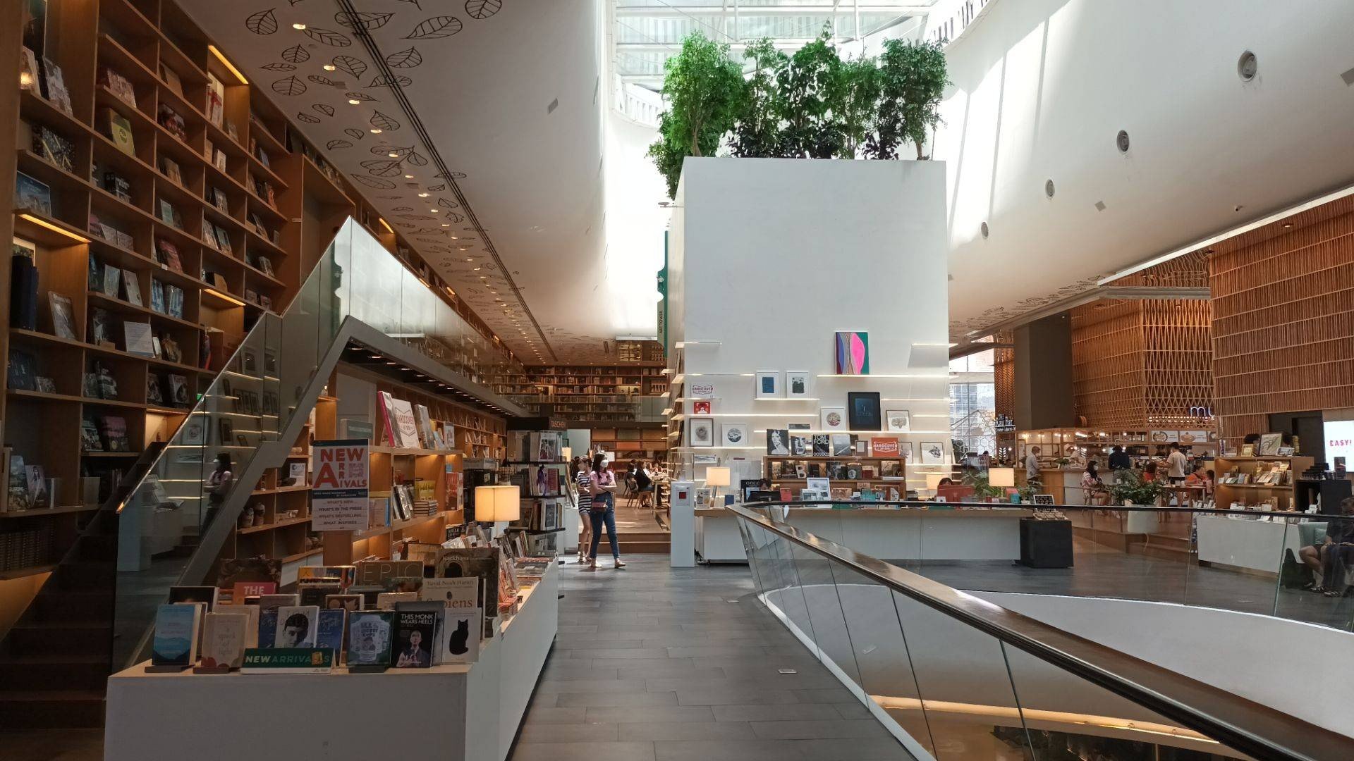 รูป Open House Central Embassy