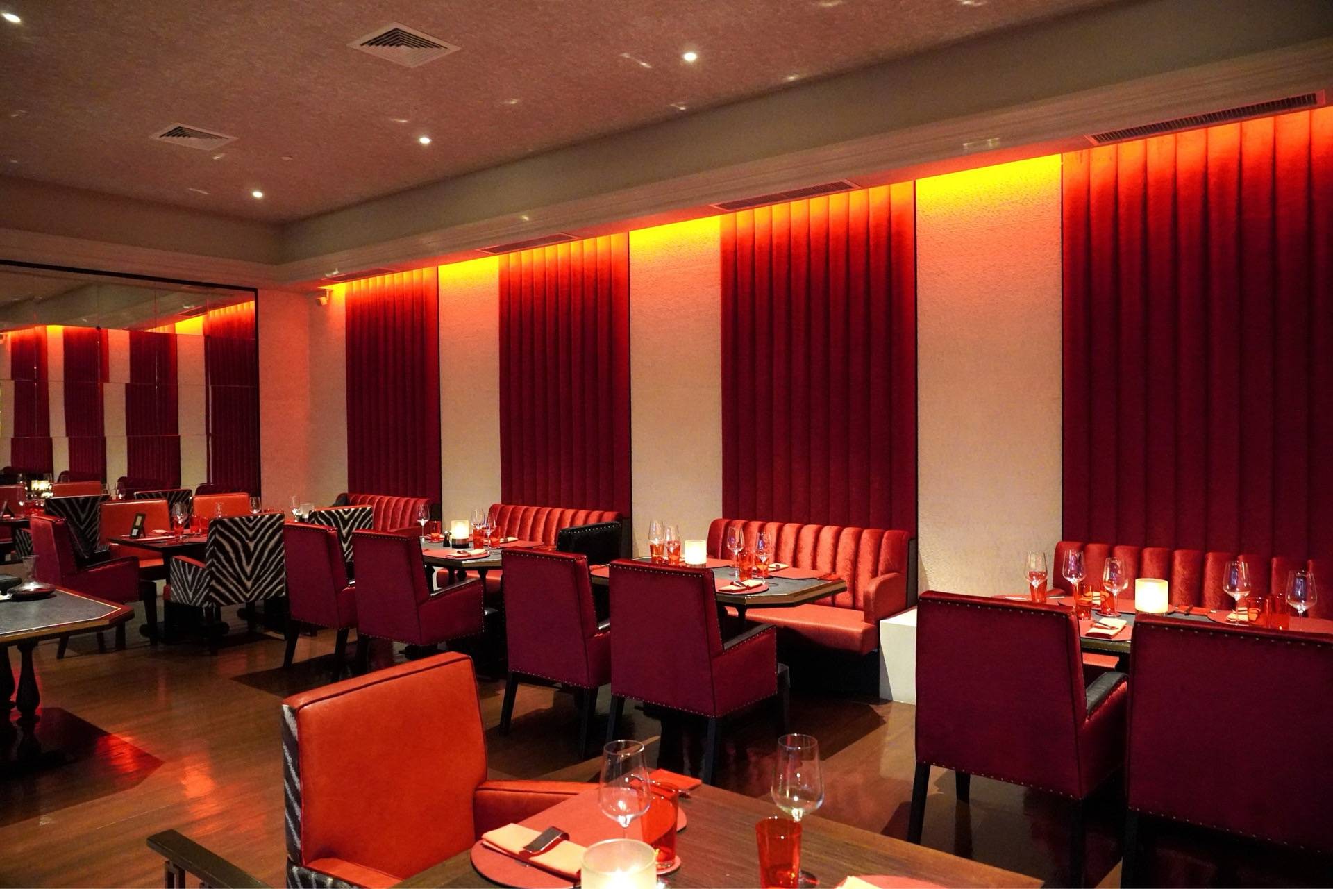 รูป Rib Room and Bar Steakhouse โรงแรมแลนด์มาร์ค กรุงเทพฯ