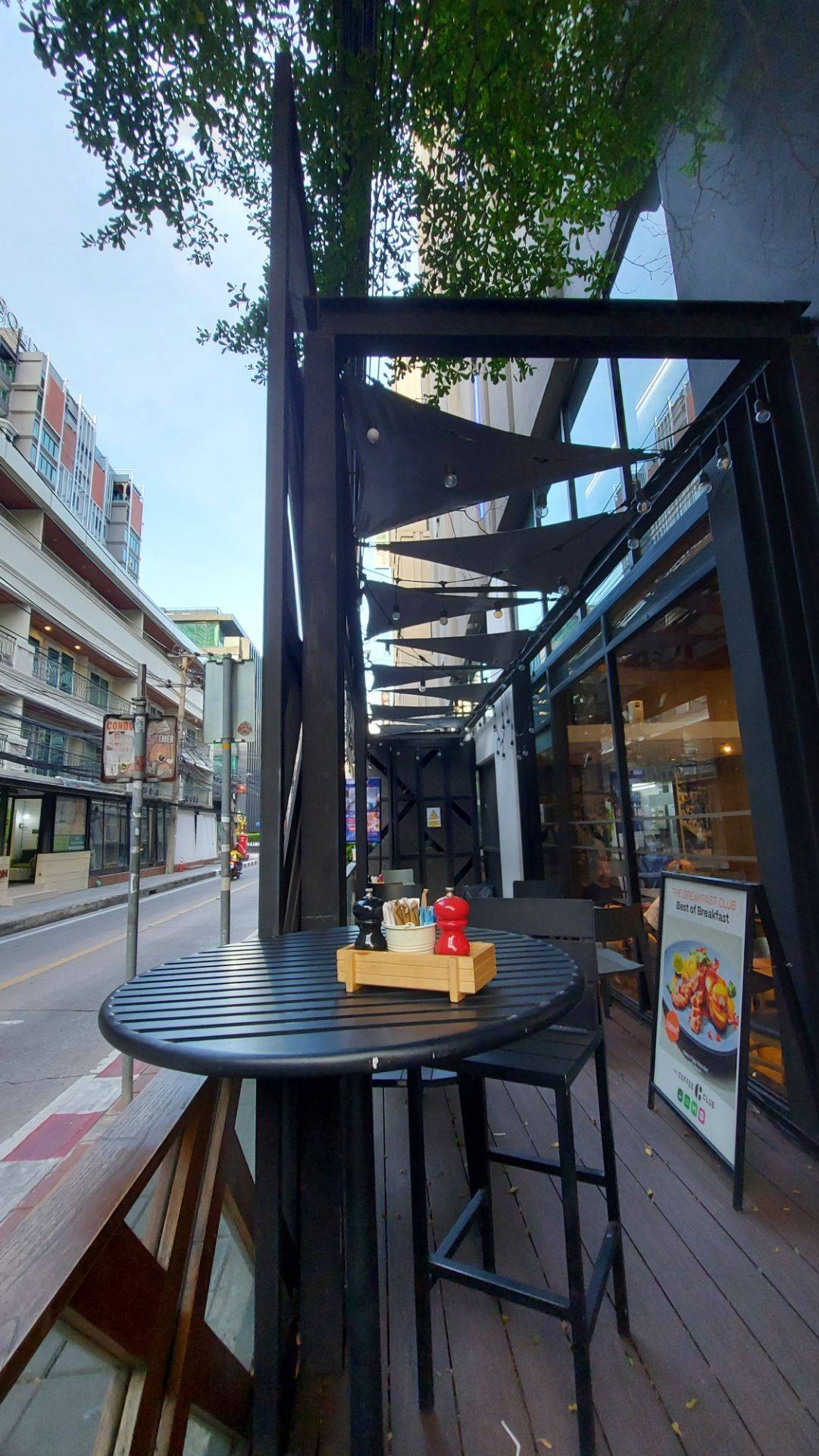 รูป The Coffee Club Holiday Inn Sukhumvit Soi 11