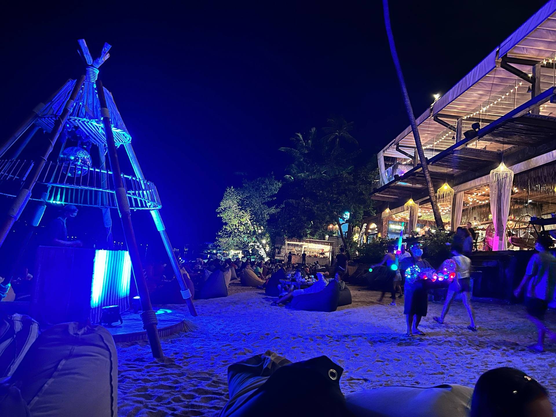 รีวิว coco tam's - Beach bar and Fire show