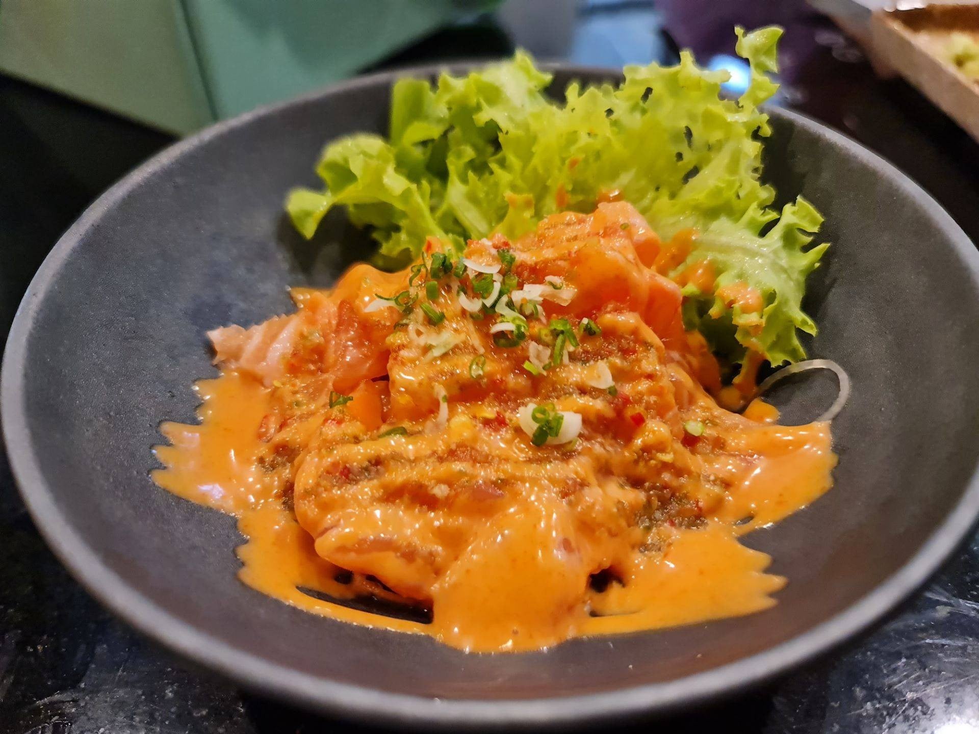 Spicy Mayo Salmon salad ร้าน Shiguma I’m Park
