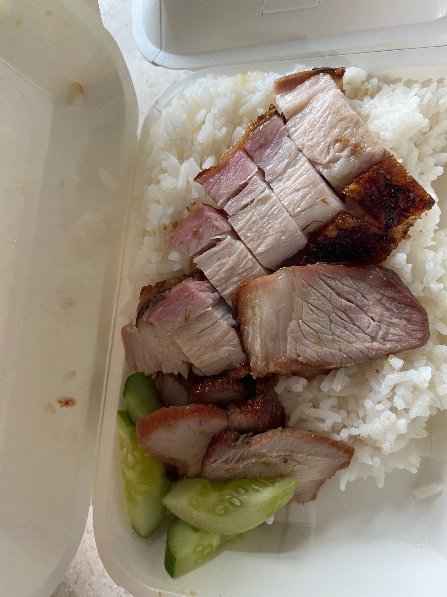 รูป หมูกรอบนายไซ ประชาชื่น - Wongnai